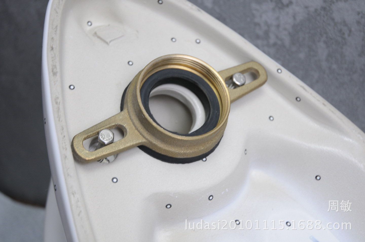 小便斗横排墙排连接去水器入墙式尿斗小便池排水连接马头安装配件-阿里巴巴