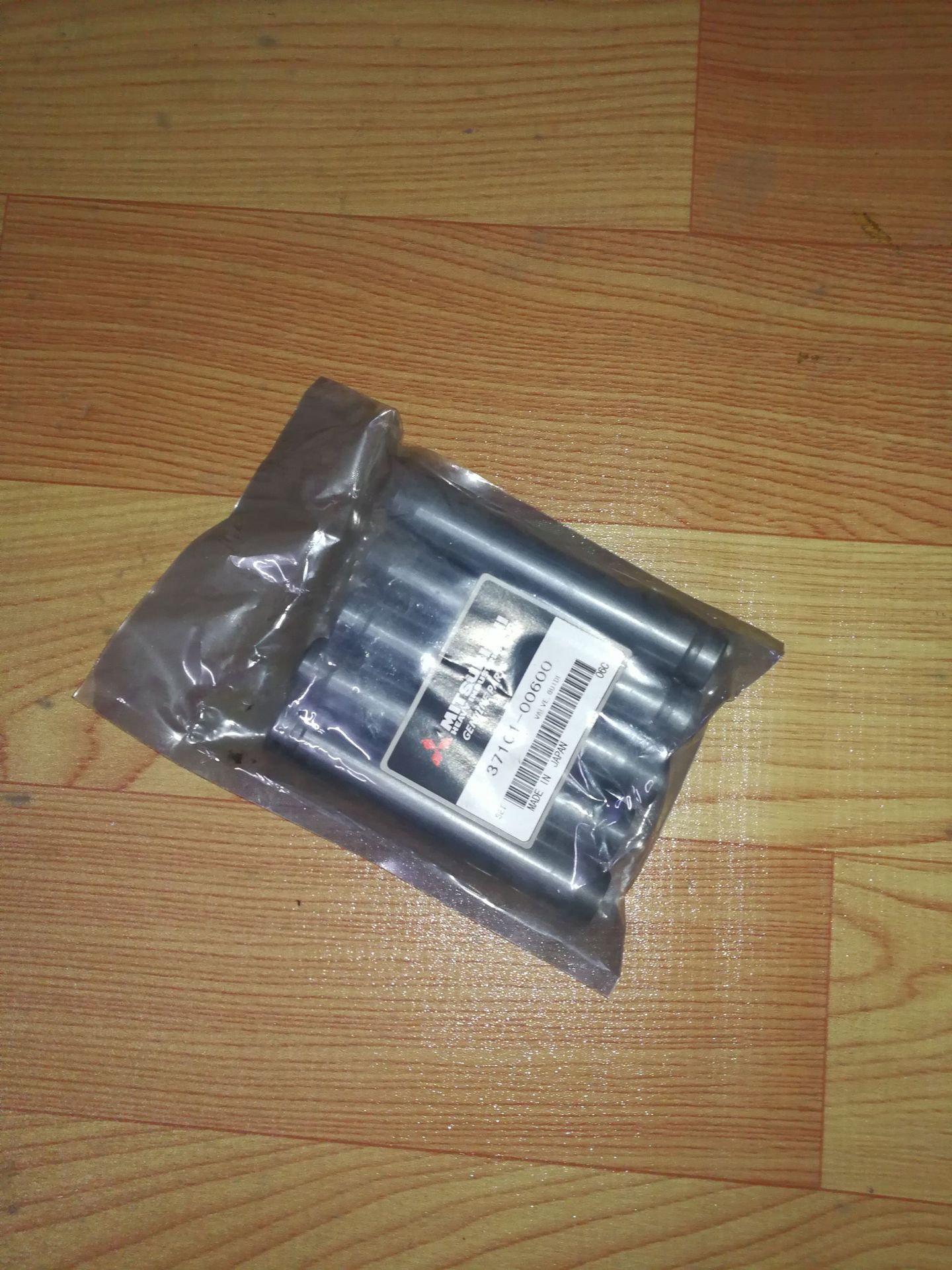 供应三菱柴油发动机气门导管37101-00600-阿里巴巴