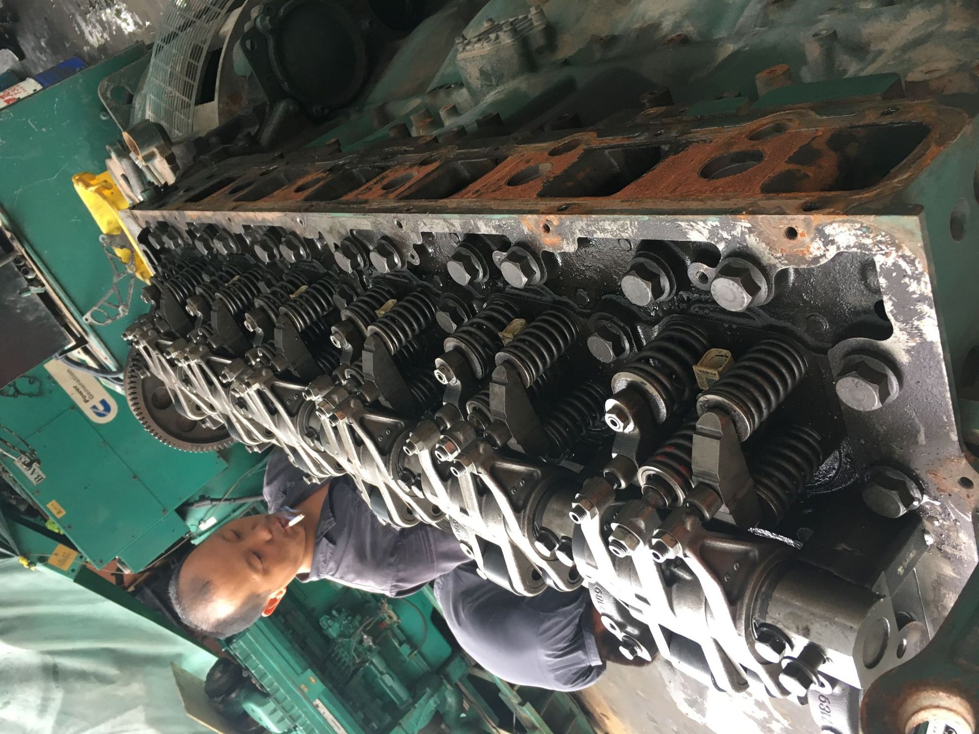 供应沃尔沃TWD1643GE柴油发动机凸轮轴3594958-阿里巴巴