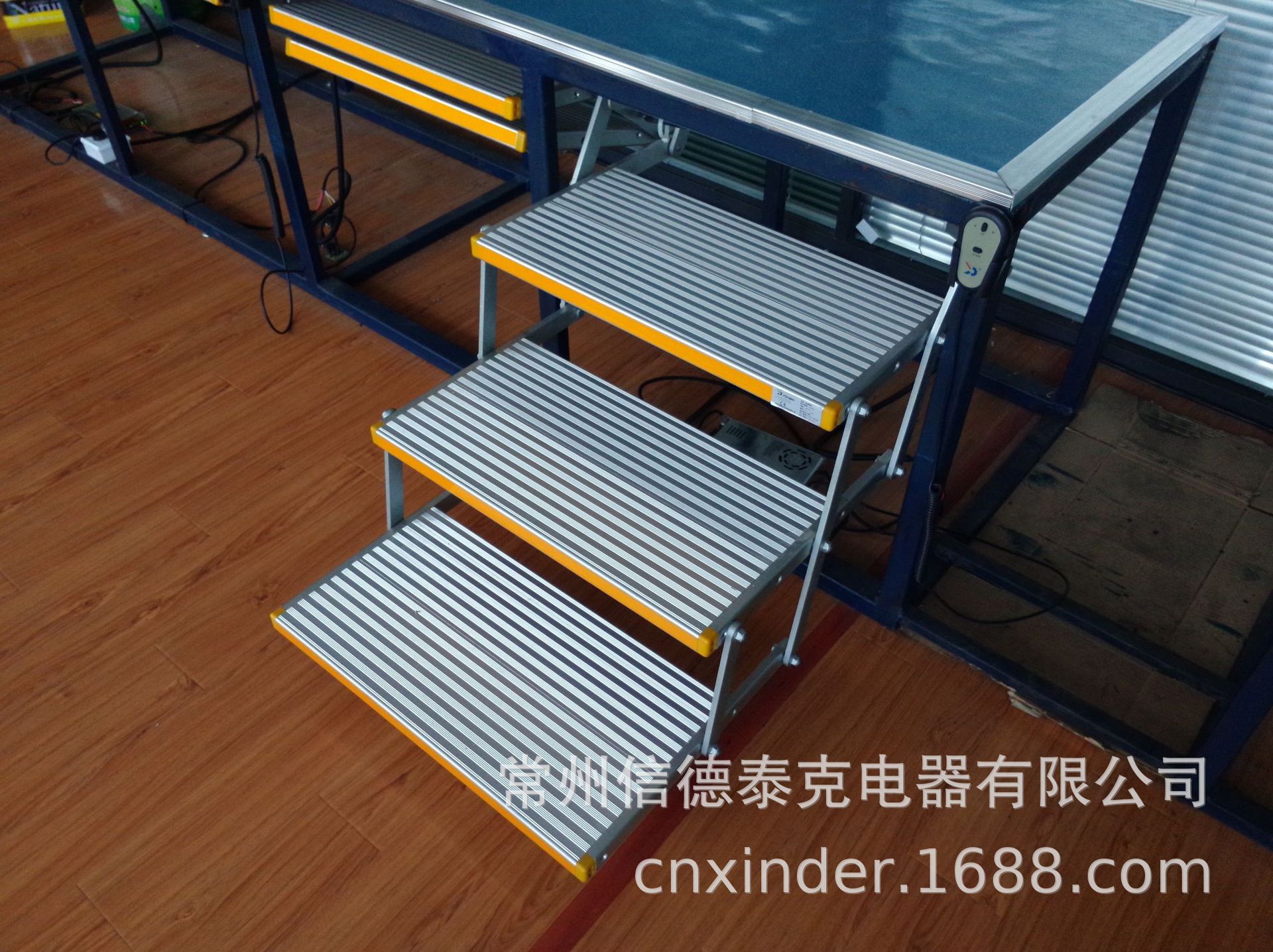 信德泰克房车特种车用三级电动折叠踏步上车台阶-阿里巴巴