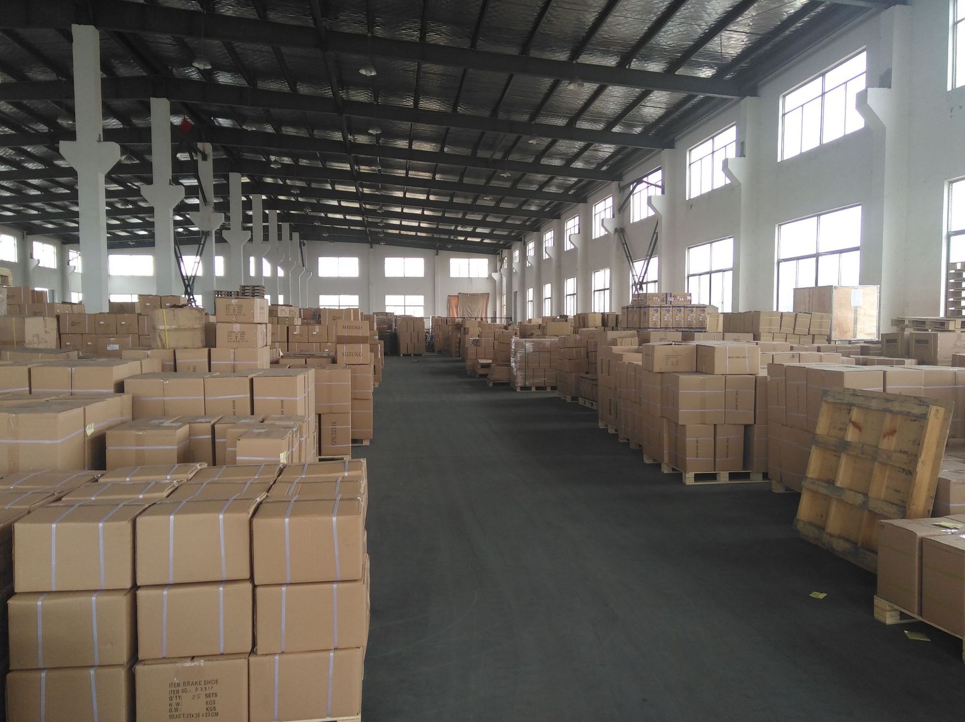 生产出口美国铆接鼓式刹车蹄，刹车蹄片，制动蹄片58305-5KA20-阿里巴巴