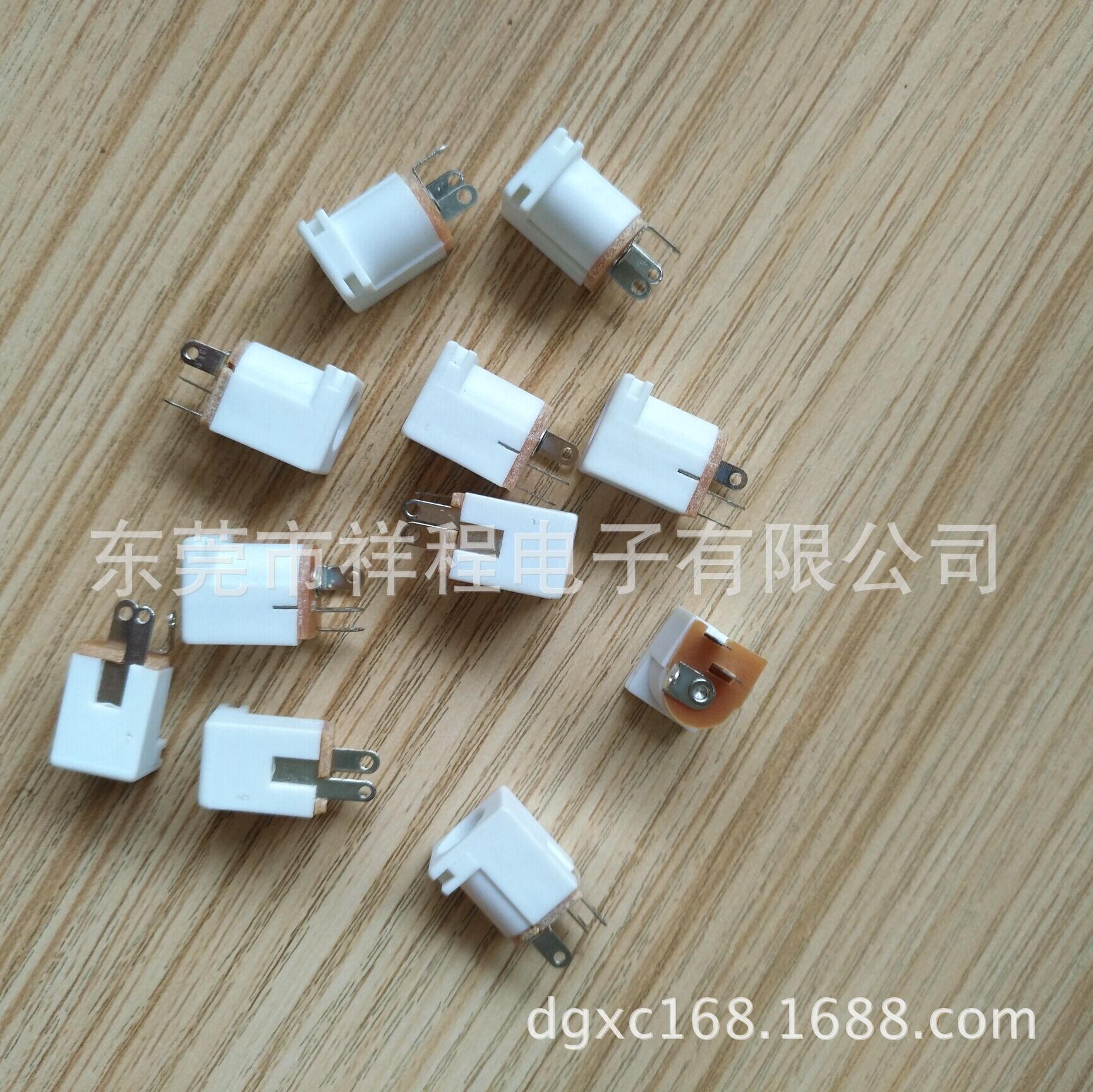 销售DC-012B白色 黑色立插5521电源DC插座 带卡扣-阿里巴巴