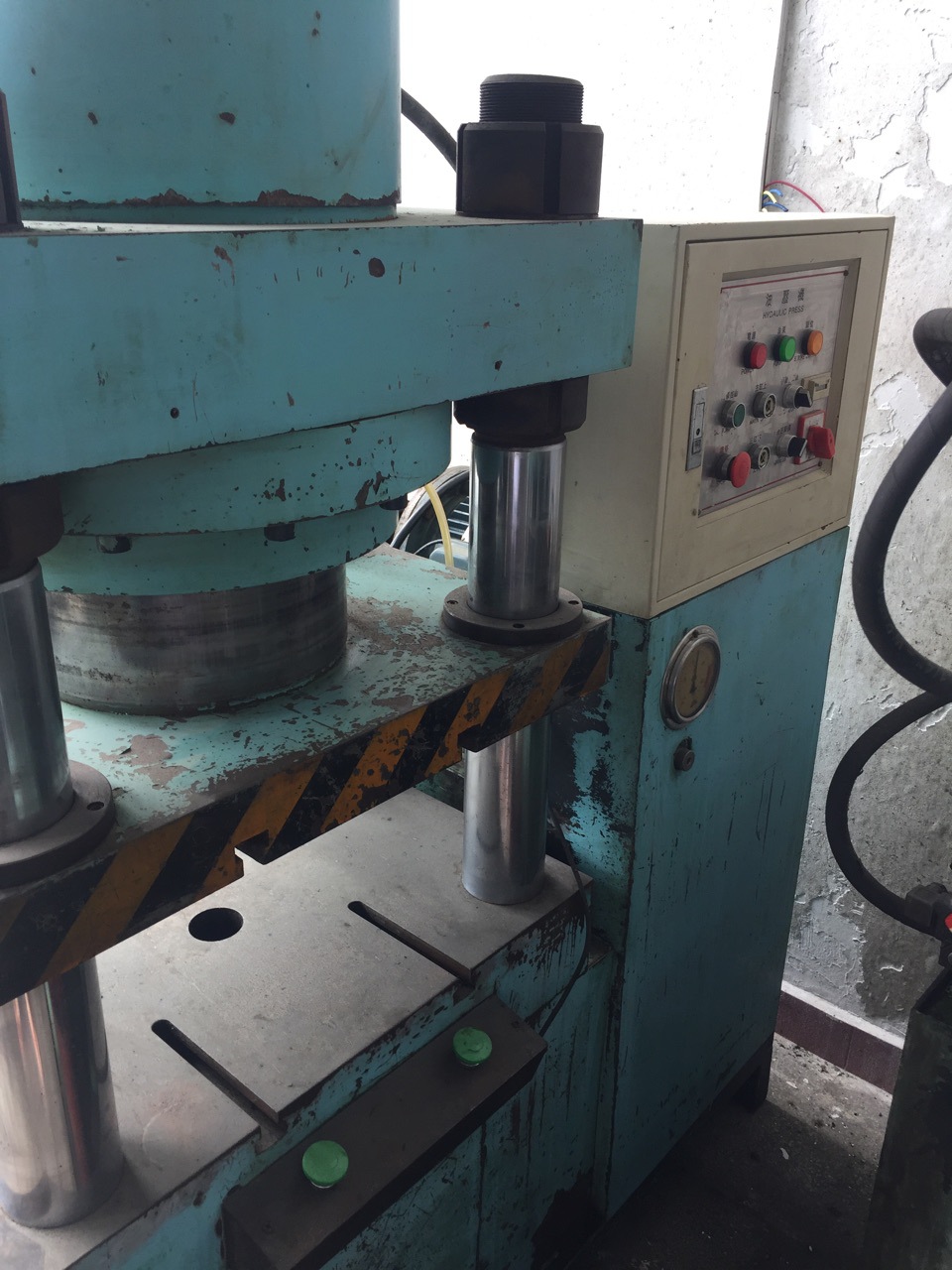 转让二手油压机，四柱200t油压机-阿里巴巴