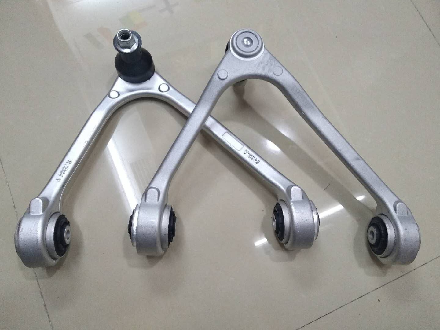 适用于捷豹XJ左右上摆臂 控制臂球头 全铝锻造 现货批发 C2Z29115-阿里巴巴