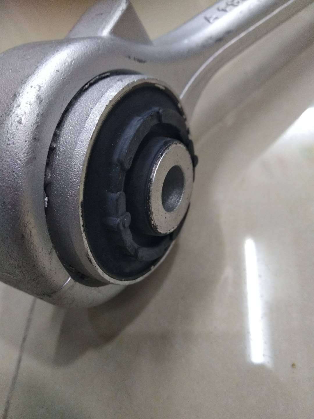 适用于捷豹XJ左右上摆臂 控制臂球头 全铝锻造 现货批发 C2Z29115-阿里巴巴