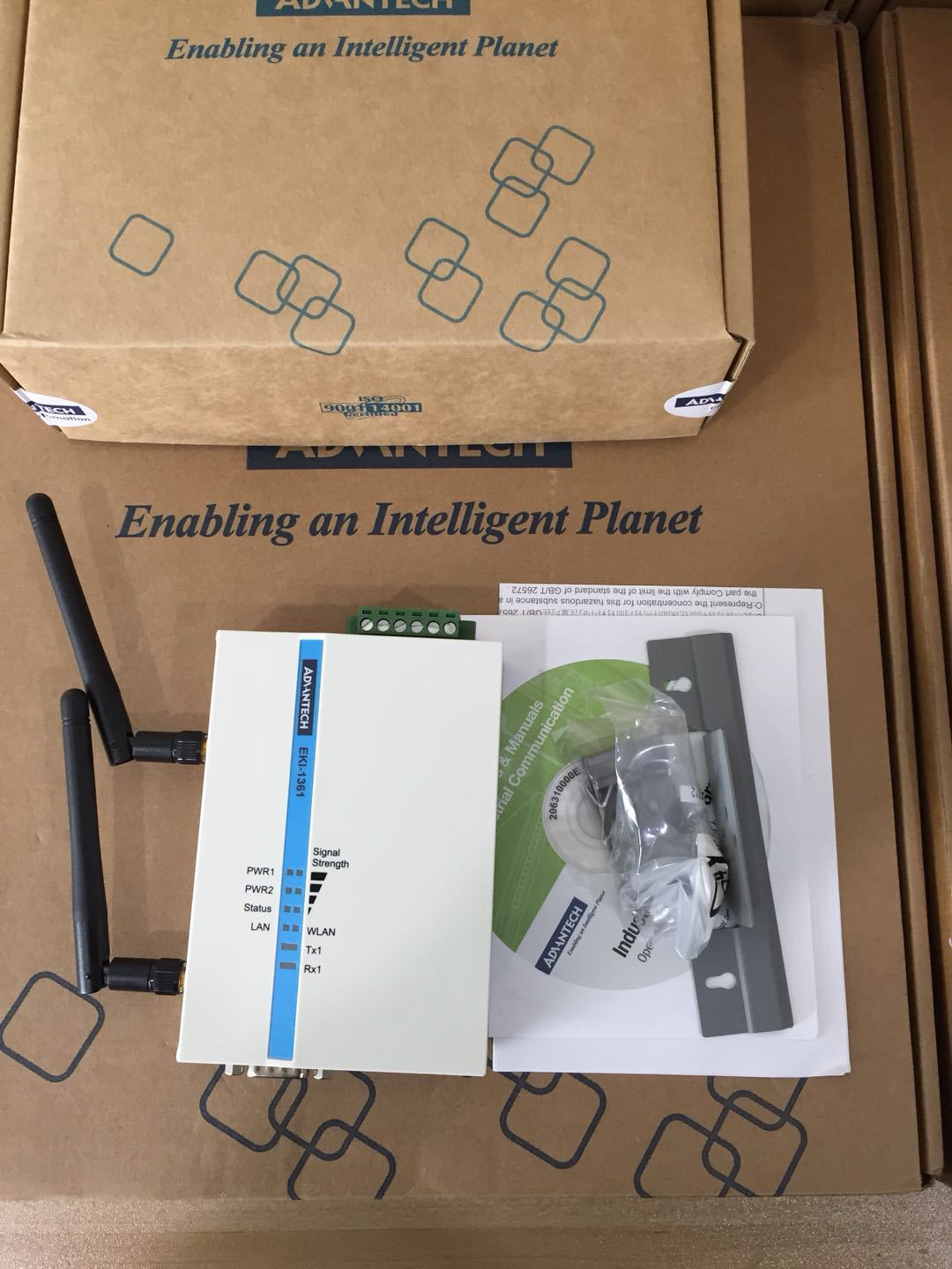 研华1端口RS-232/422/485转无线WIFI EKI-1361-BE工业串口服务器-阿里巴巴