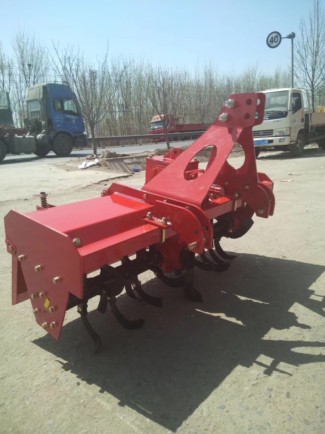 小型四轮柴油旋耕机 农用履带式旋耕机 四驱动力微型旋耕机-阿里巴巴