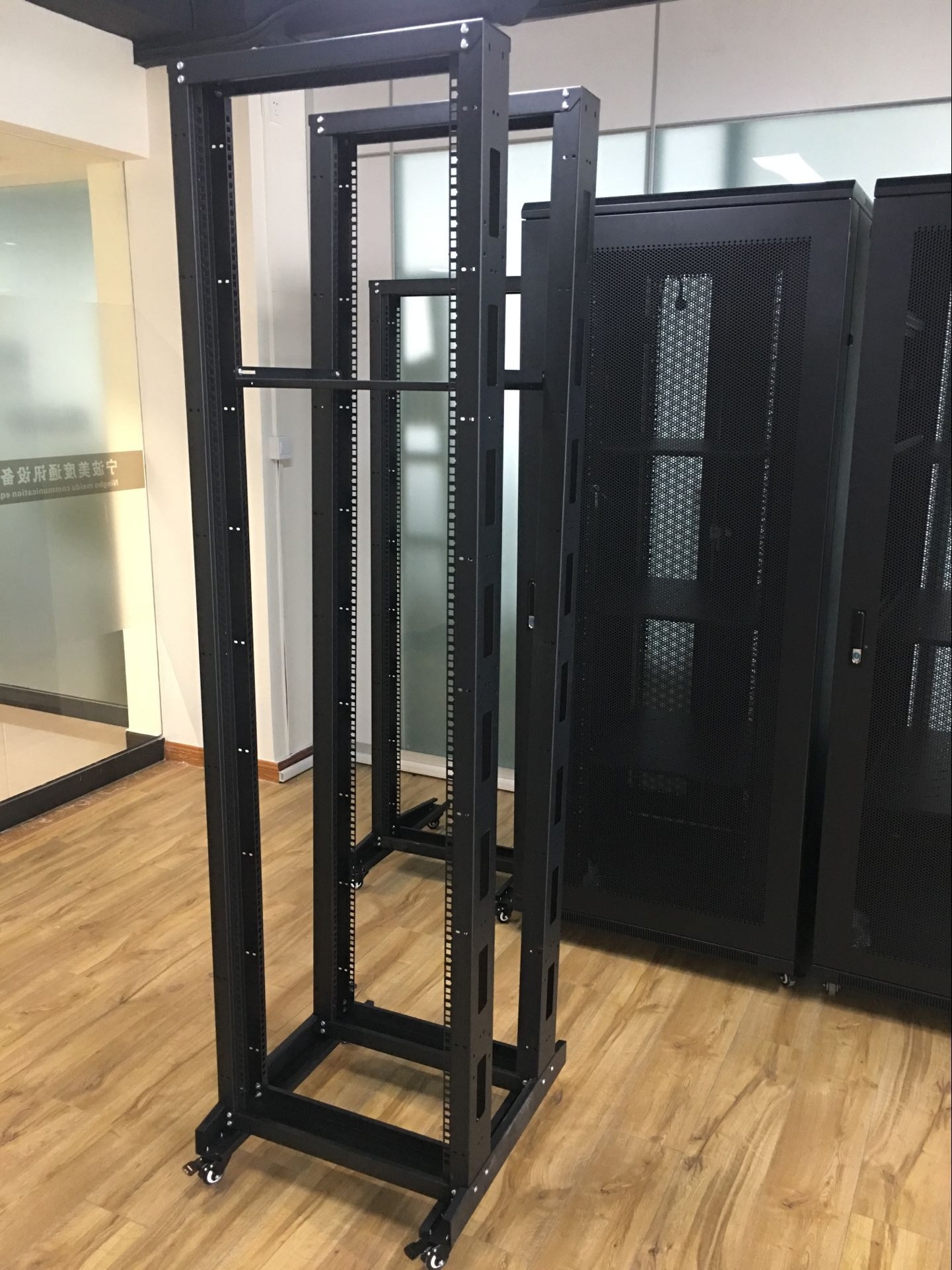 42u开放式机架 可拆式网络机柜 散件服务器机柜2米高带轮子机柜-阿里巴巴