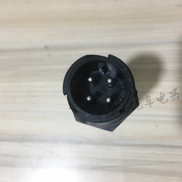 适用于宇通客车金龙VDO欧曼GTL车速里程表传感器215920102501-阿里巴巴