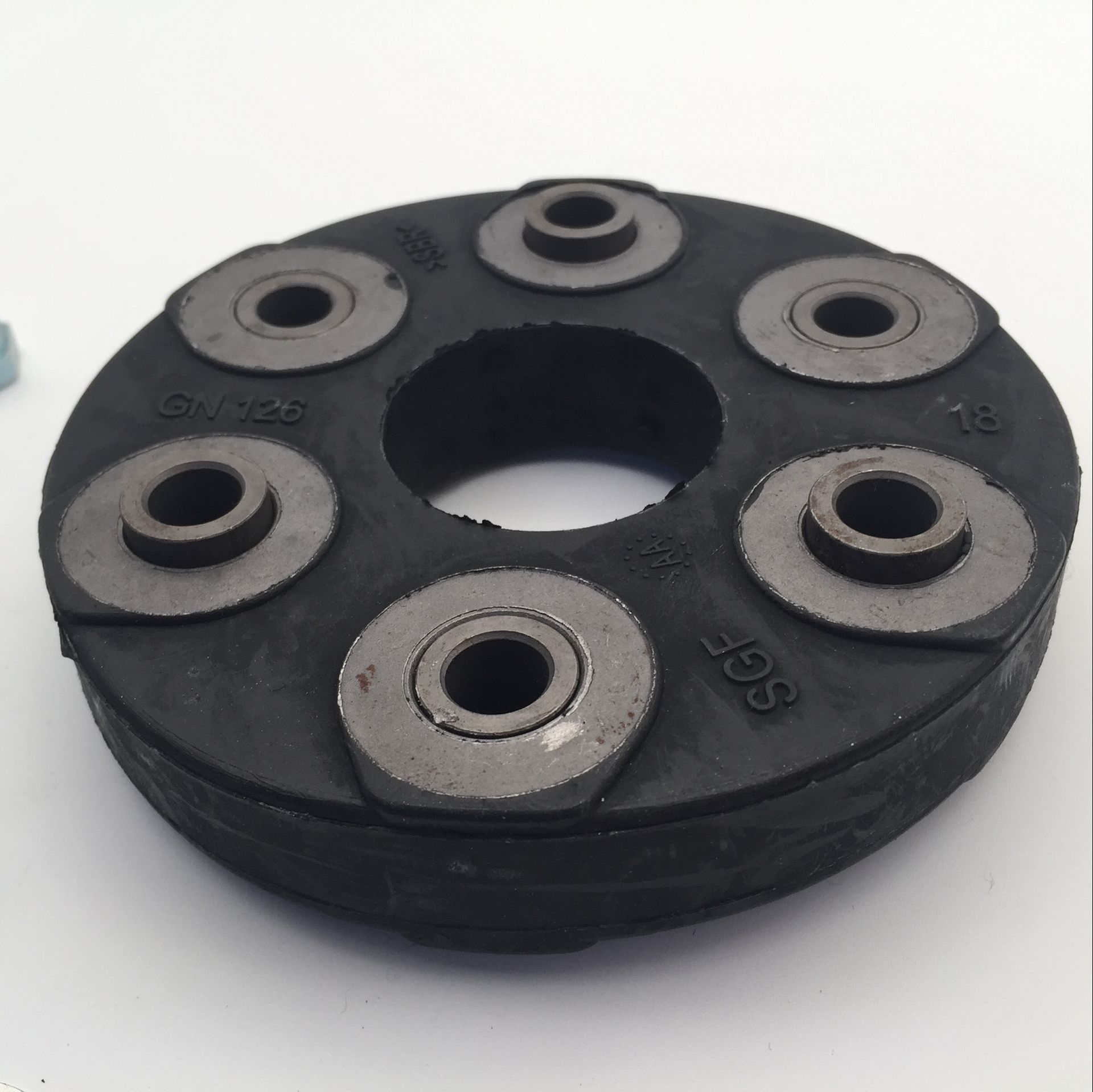 STZT 1234100015 适用奔驰W123 传动胶 连接盘传动轴接胶 皮饼-阿里巴巴