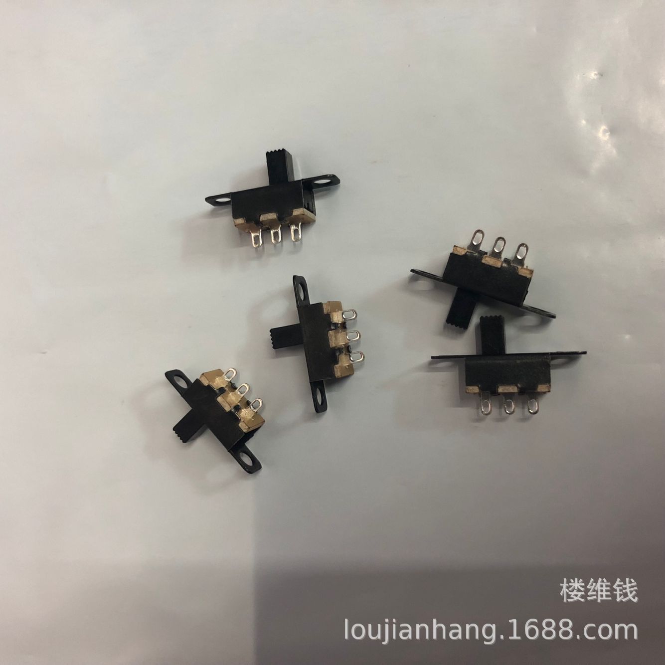 G5有肩两档拨动开关SS12F15G5三脚滑动开关立式直脚玩具开关-阿里巴巴