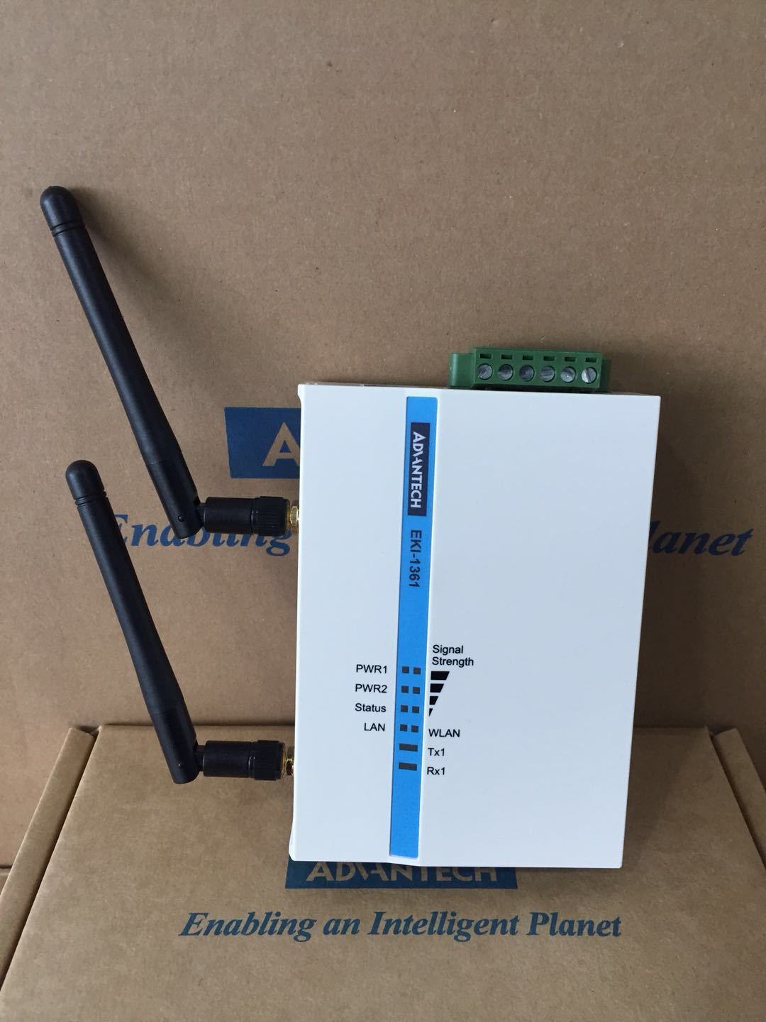 研华1端口RS-232/422/485转无线WIFI EKI-1361-BE工业串口服务器-阿里巴巴