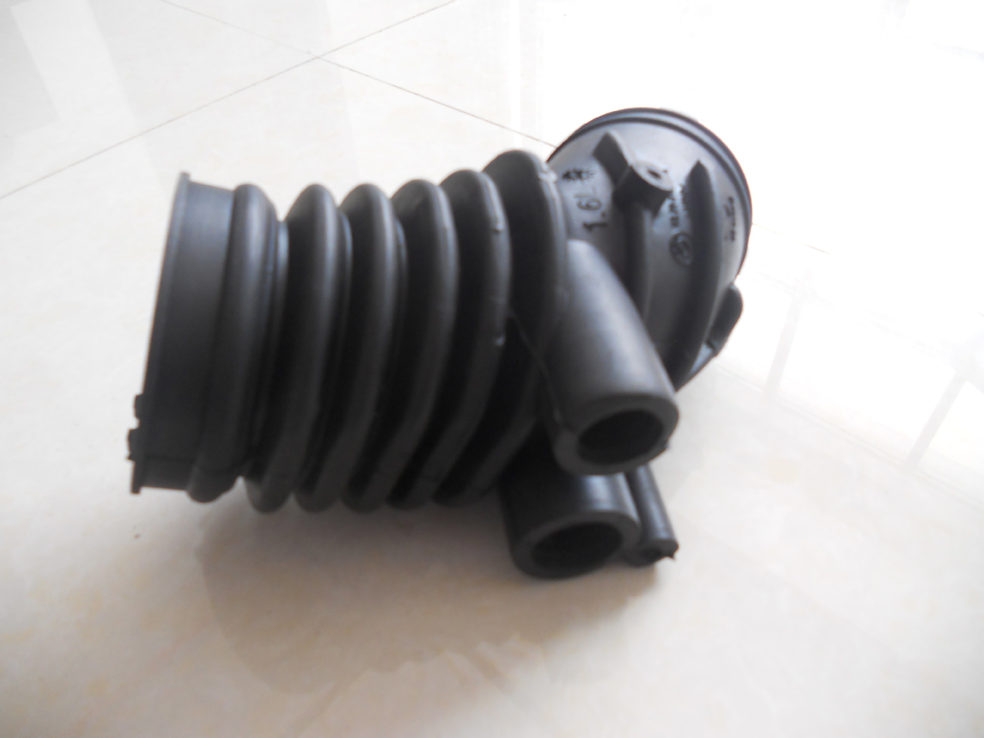 2225009772异型汽车散热器软管，工业异型胶管、橡胶制品塑料制品-阿里巴巴