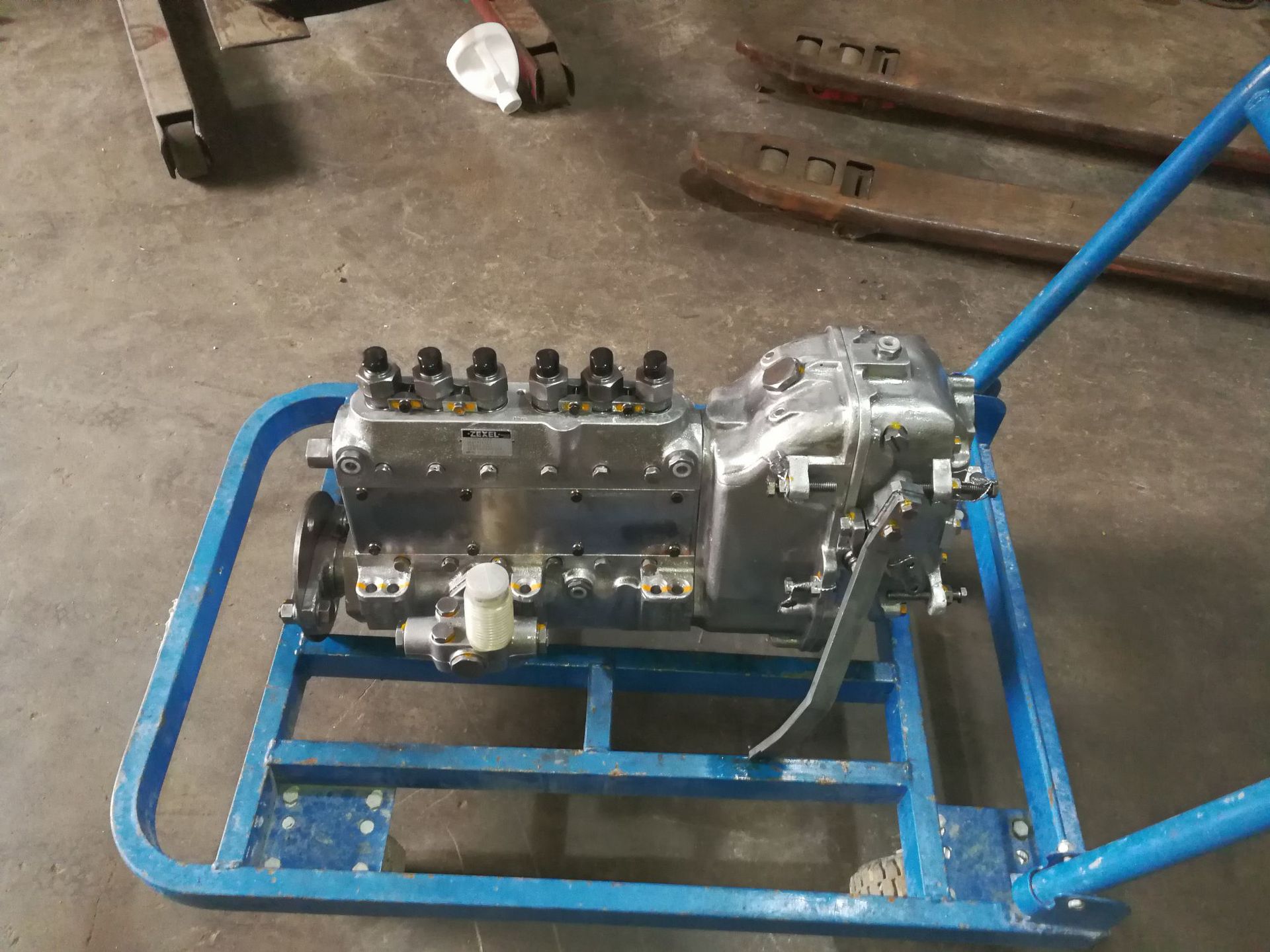 供应日本SA6D170-A-1发动机燃油泵总成6162-73-1510-阿里巴巴