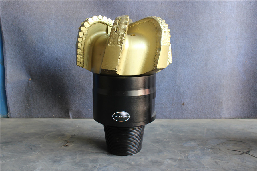 科诺斯 源头厂家供应仿石油PDC钻头 金刚石复合片钻头-阿里巴巴