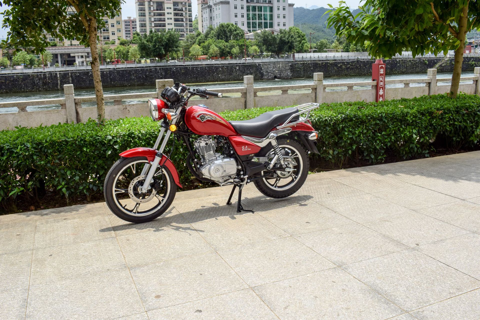 供应国四电喷大长江豪爵牌宝逸HJ125-18C男装跨骑太子款式摩托车-阿里巴巴