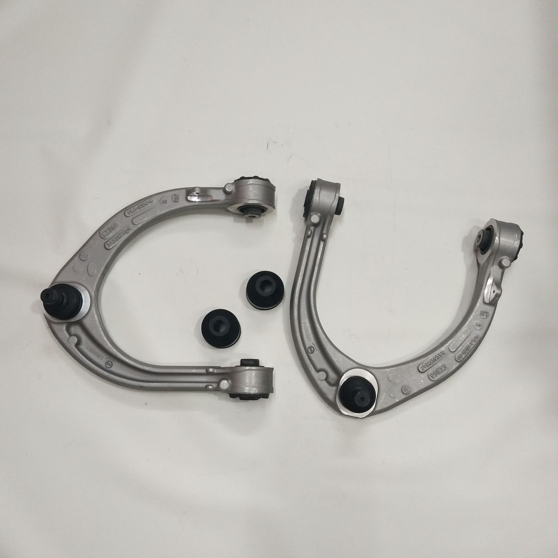 工厂批发汽车右前上悬挂摆臂 适用于路虎揽胜2014 前轮控制臂-阿里巴巴