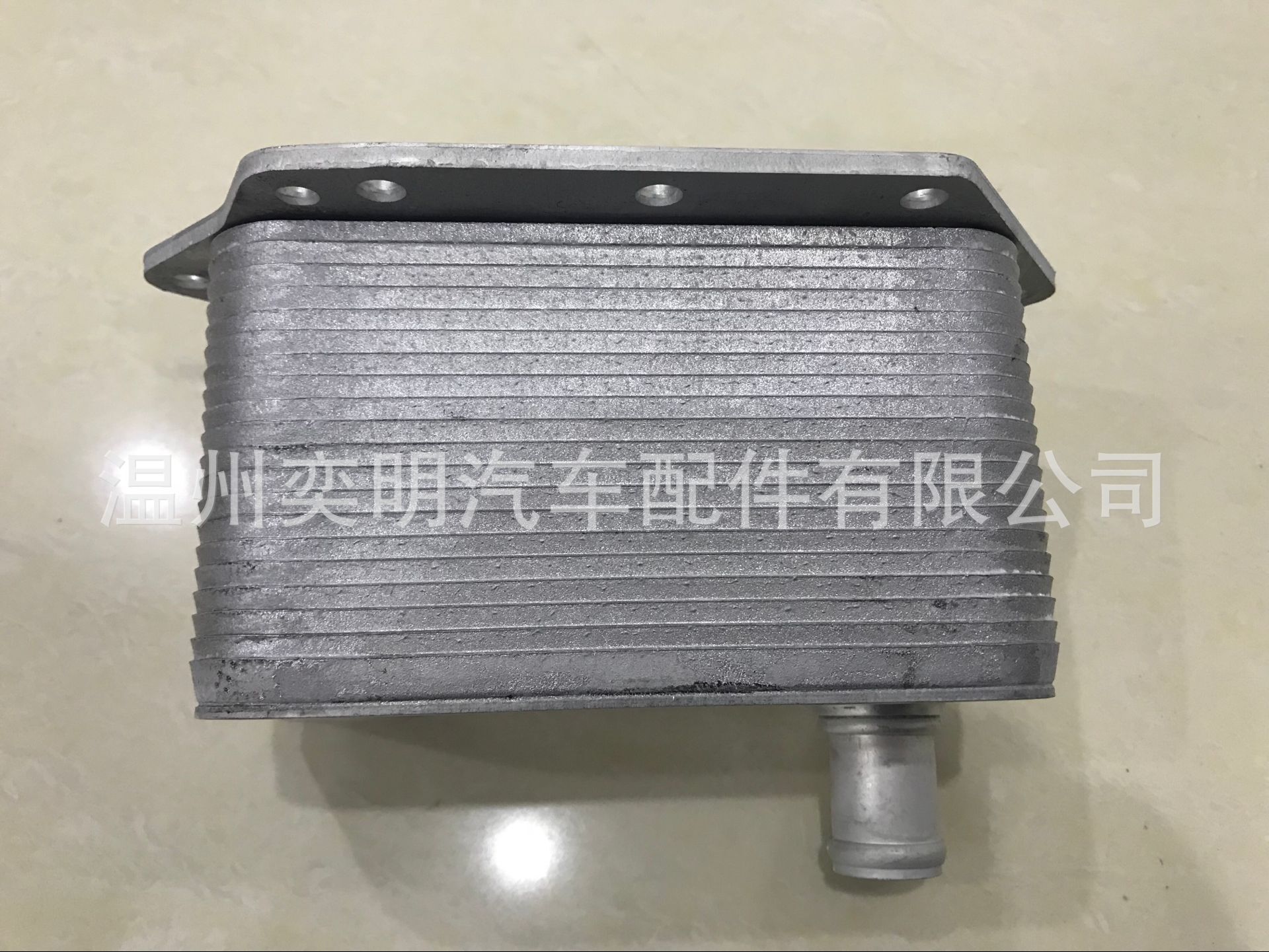适用于宝马X3 X5 X6 E64 E65 E66 机油冷却器 11427788462-阿里巴巴