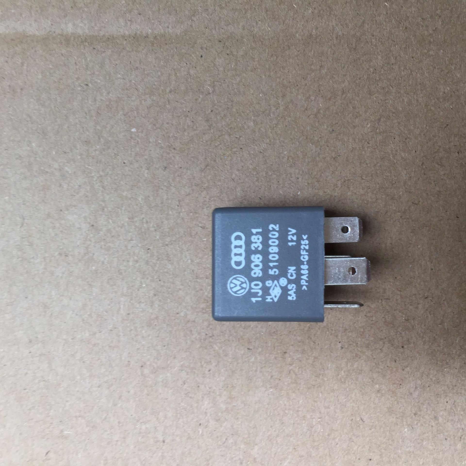 帕萨特B5领驭途观明锐速腾空调继电器429控制器1J0906381-阿里巴巴