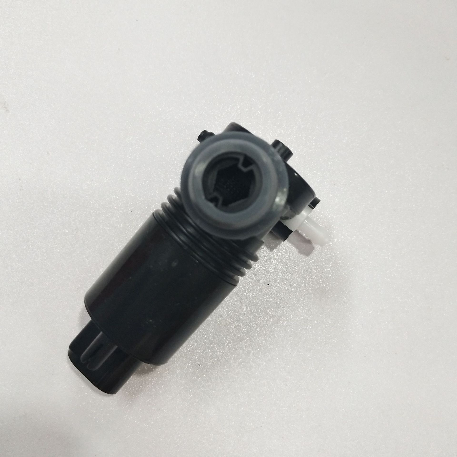 挡风玻璃清洗液泵 喷水嘴 喷水马达 适用于路虎揽胜发现-阿里巴巴