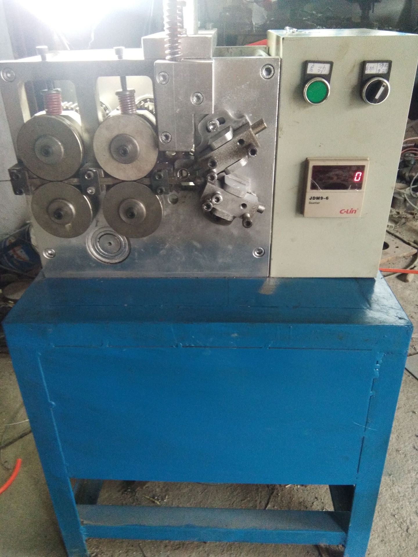 供应小型卷簧机 数控 弹簧机 自动扭簧机 压簧机操作简单易学-阿里巴巴