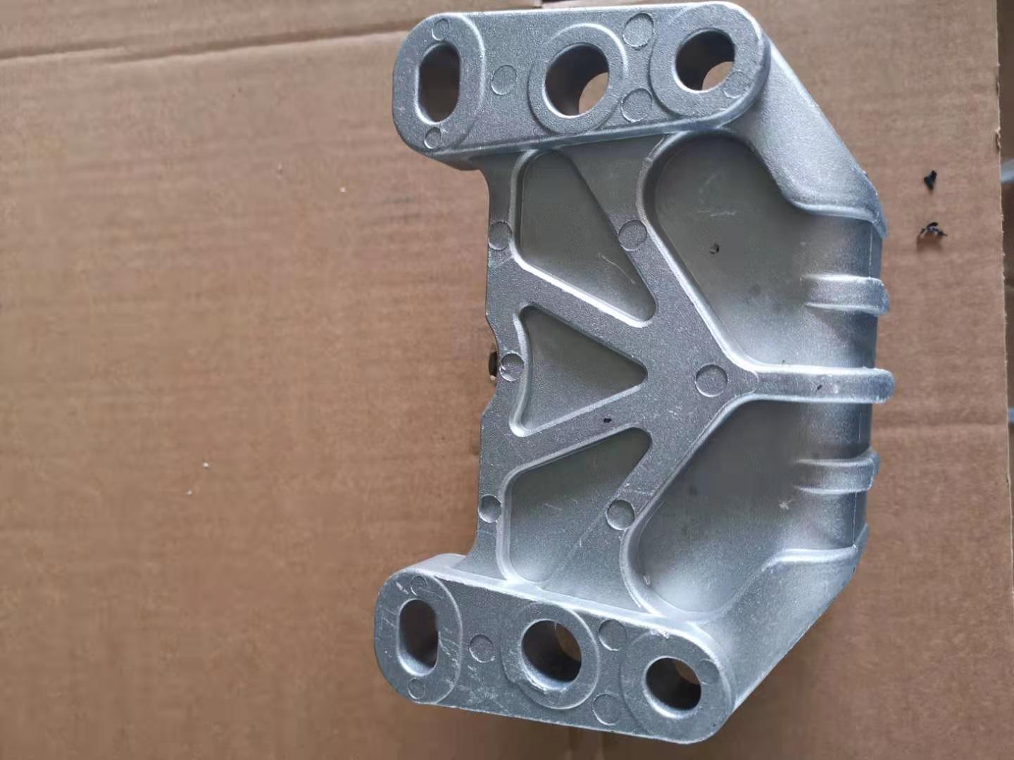 厂家直供优质欧系重卡卡车底盘发动机支架减震6522410213-阿里巴巴