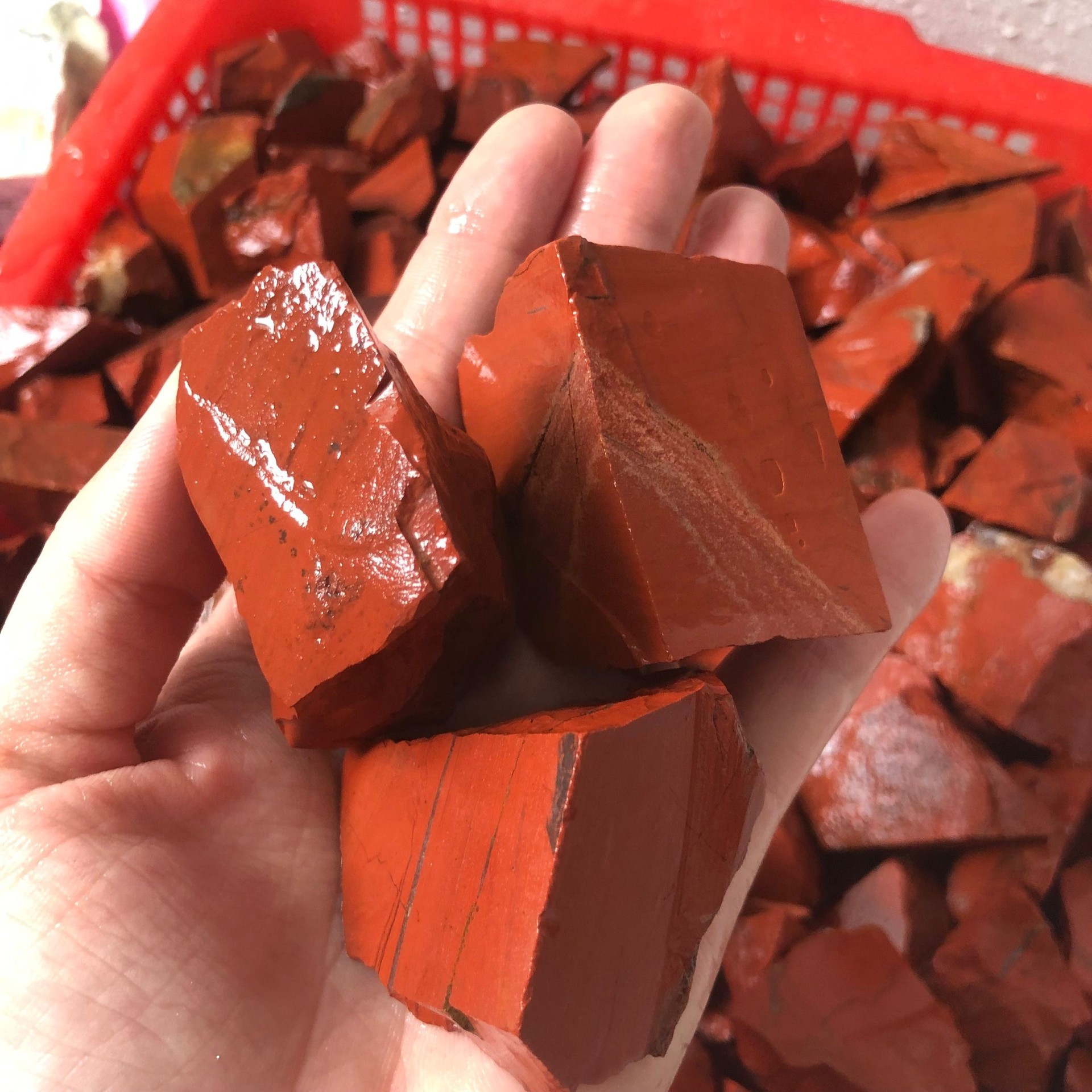 红石头天然,珍贵,品种_大山谷图库