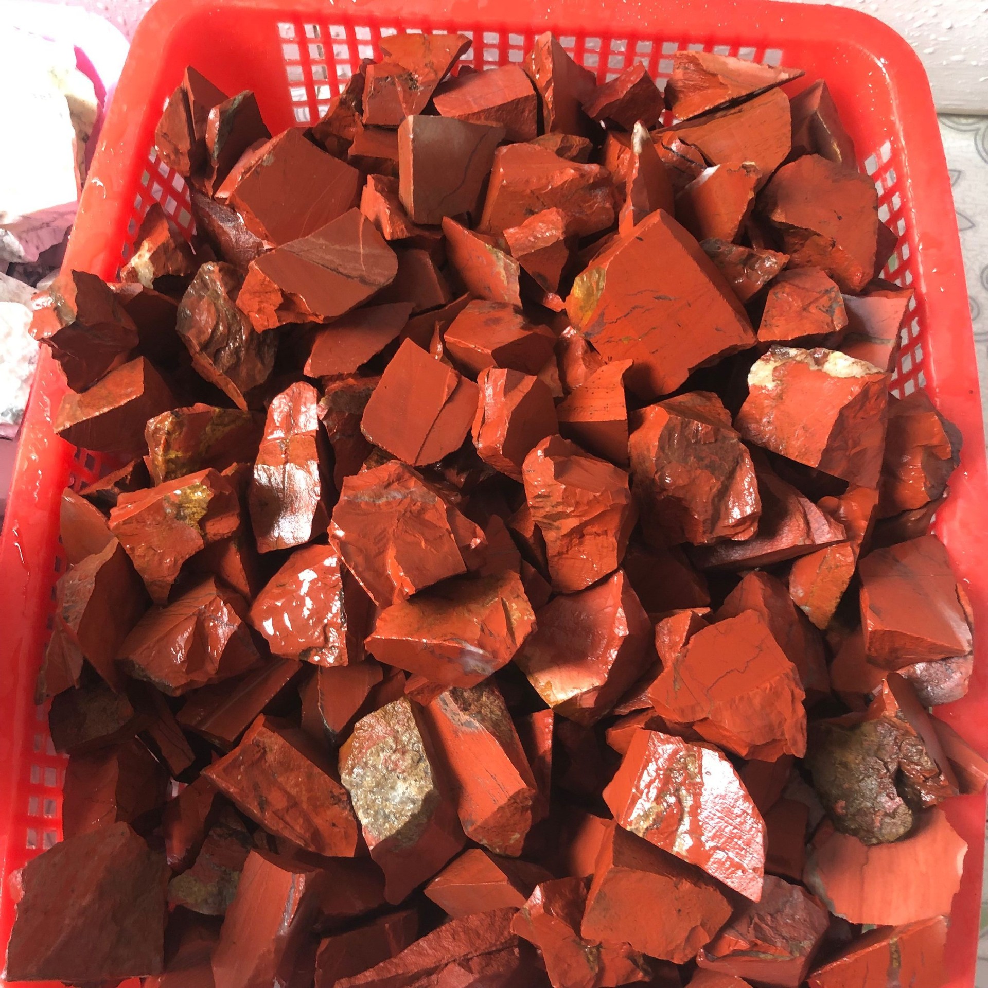 红石头天然,珍贵,品种_大山谷图库