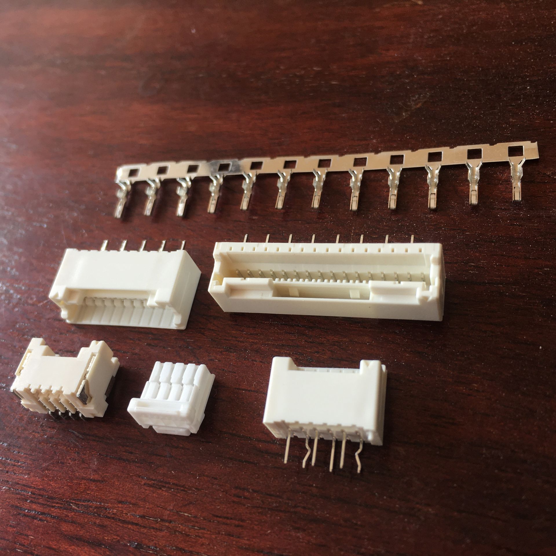 供应1.5MM超薄高压板胶壳 ZER-02V-S电池连压接端子SM03B-ZESS-TB-阿里巴巴