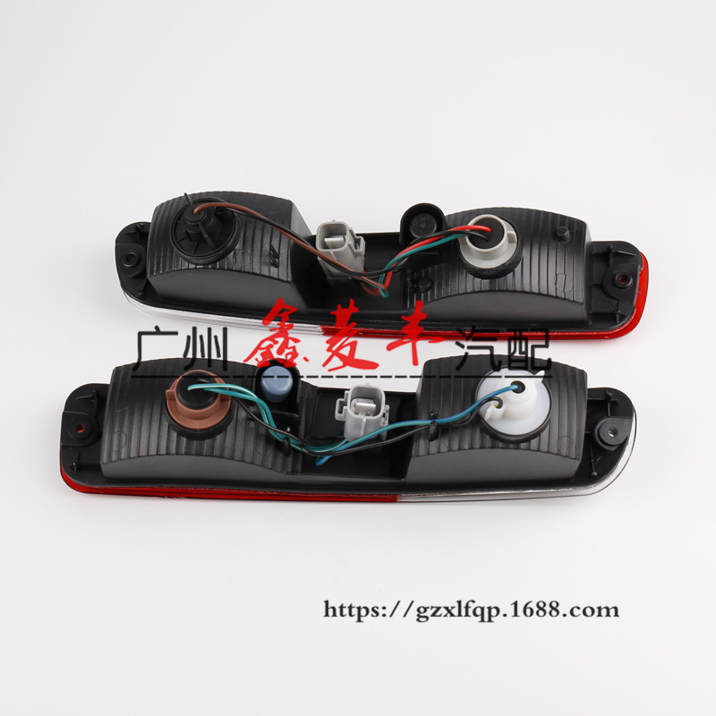帕杰罗V73雾灯后尾灯后保险杠灯后杠灯03款MN117951 MN117952-阿里巴巴