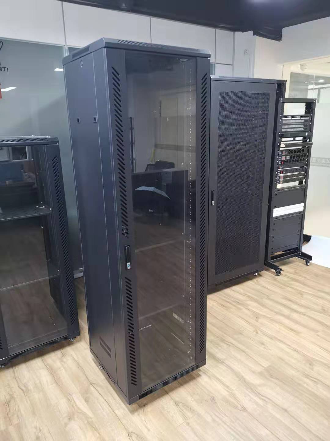 美度网络机柜 厂家直销42u玻璃门19寸标准服务器机柜2米立式机柜-阿里巴巴