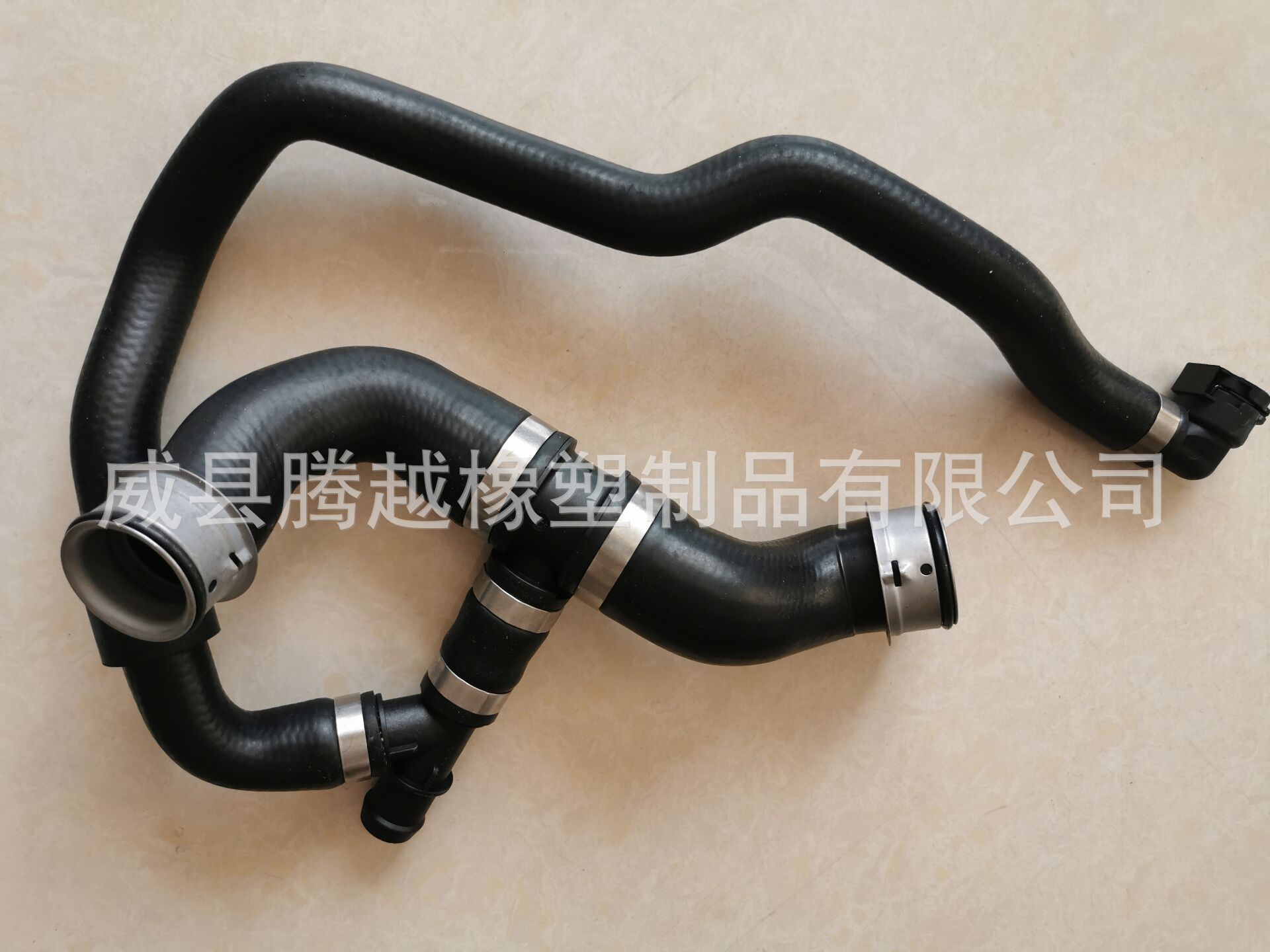 2465010258.17127519258.64219193255奔宝汽车水管SW83-8A504FB-阿里巴巴