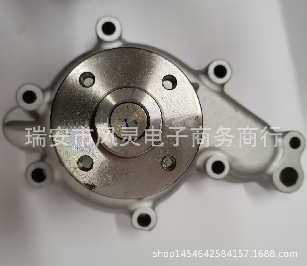 适用于久保田系列发动机水泵 1G772-13122 V3307-阿里巴巴