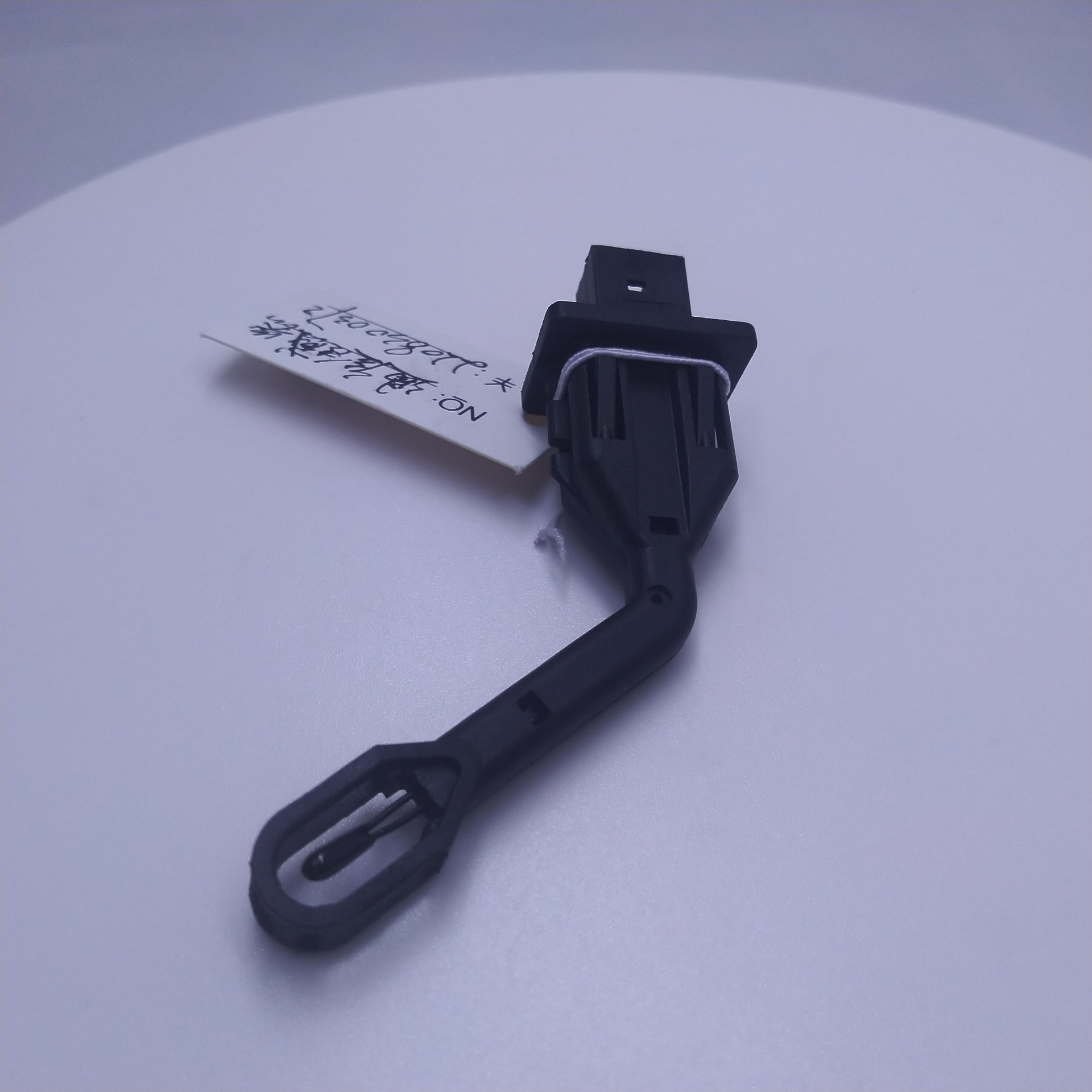 汽车温度传感器 水温传感器 适用奔驰W246 W204 2208300372-阿里巴巴