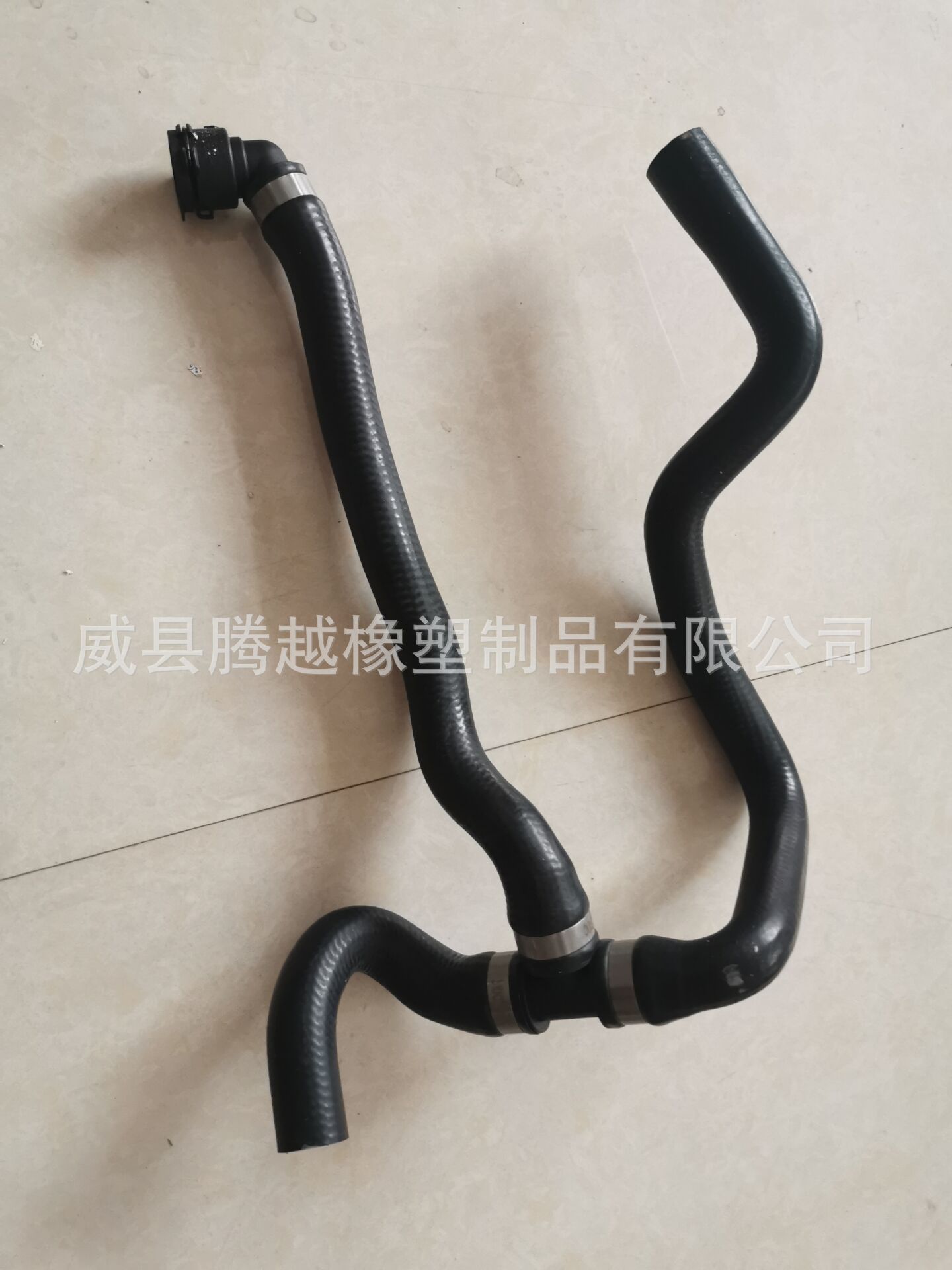 2465010258.17127519258.64219193255奔宝汽车水管SW83-8A504FB-阿里巴巴