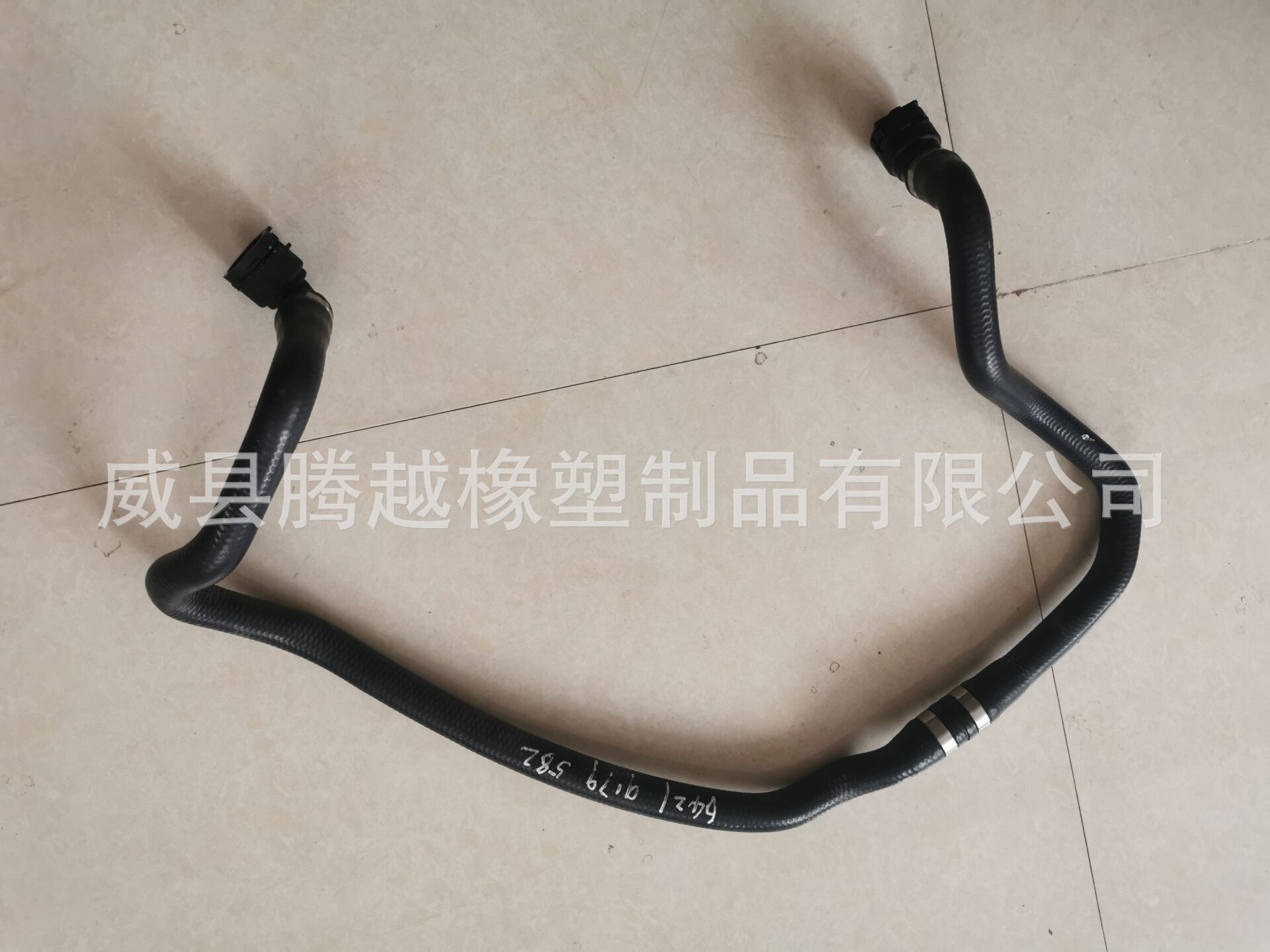 2465010258.17127519258.64219193255奔宝汽车水管SW83-8A504FB-阿里巴巴