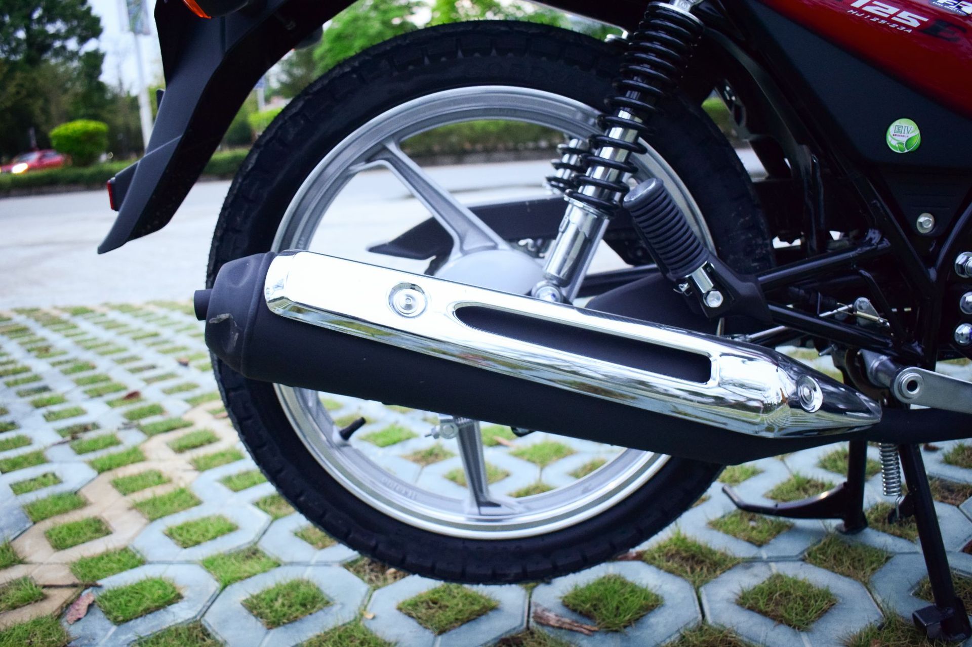 豪爵牌赛驰翼爽迪爽款HJ125-23A男装跨骑燃油摩托车125省油耐用-阿里巴巴