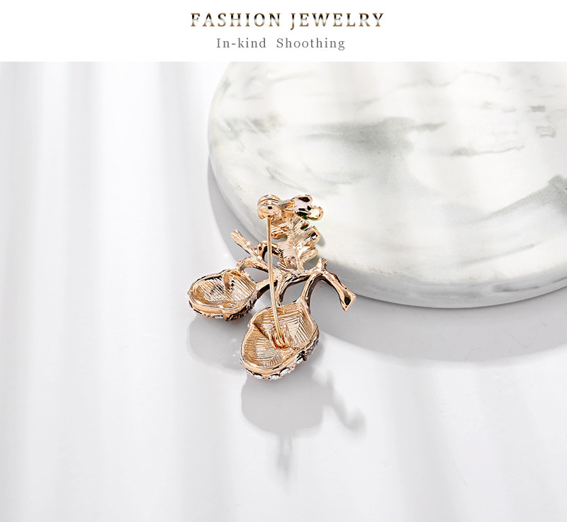 Womens Pine Cone Oil Hazelnut pine nuts Alloy Brooches DR190505120131