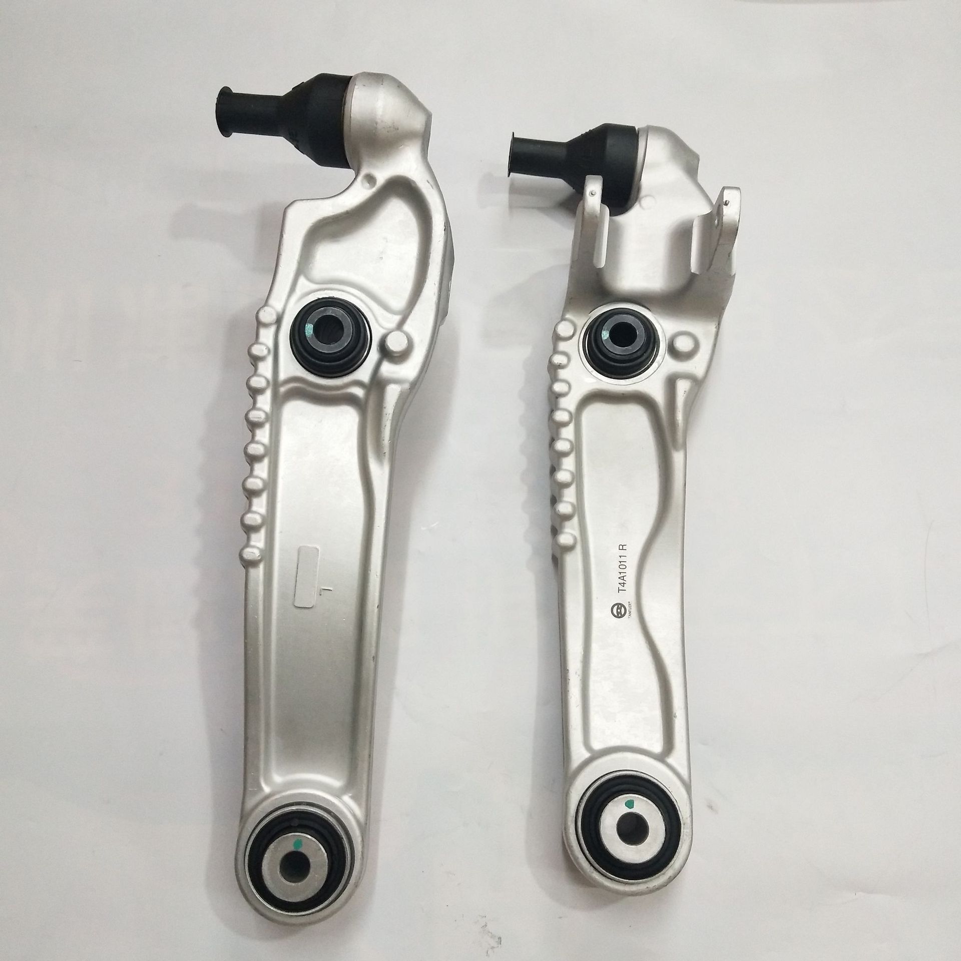 汽车直摆臂/控制臂/前下摆臂直R 适用于捷豹 F-PACE 现货批发-阿里巴巴