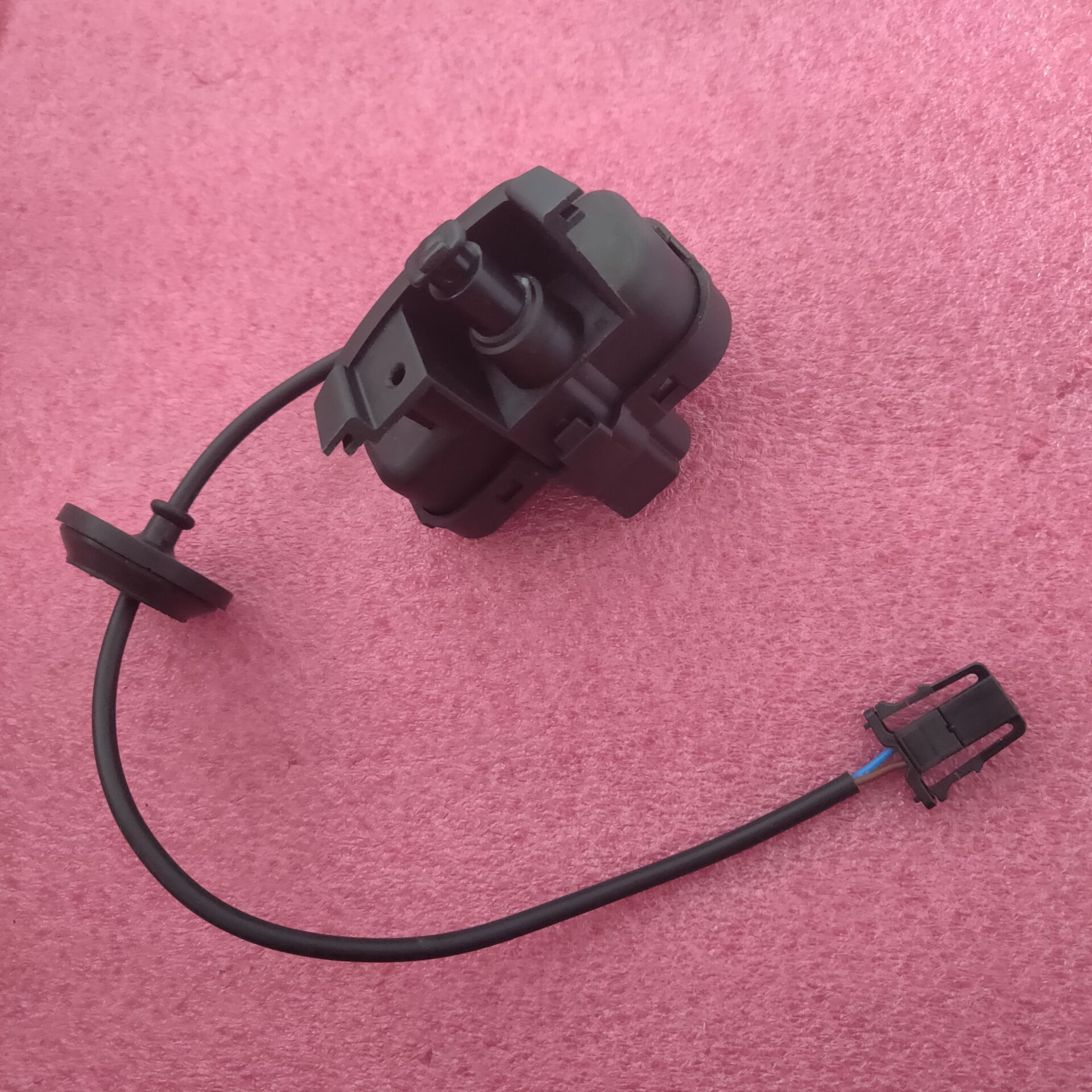 适用大众途观油箱盖闭锁器油箱盖电机5ND 810 773 A 5N0810773A-阿里巴巴