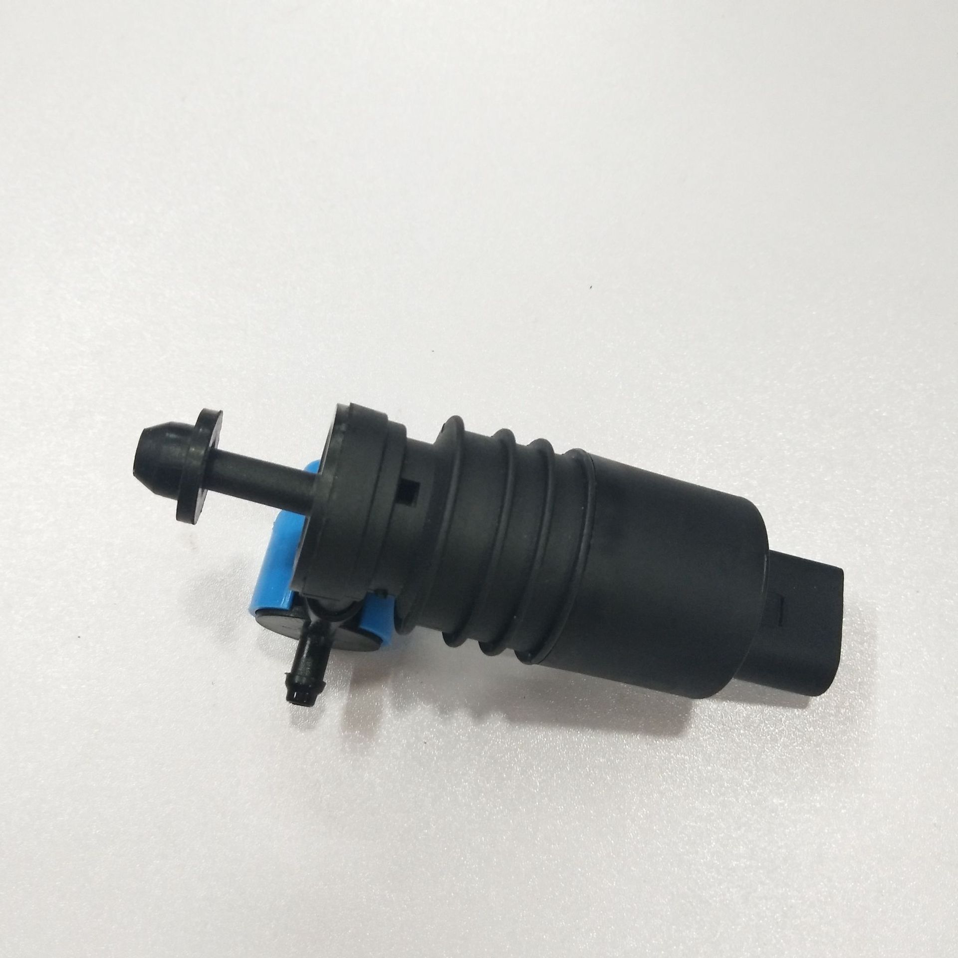 汽车大灯清洗液泵适用于宝马E36 迷你R56 R55 挡风玻璃清洗液泵-阿里巴巴
