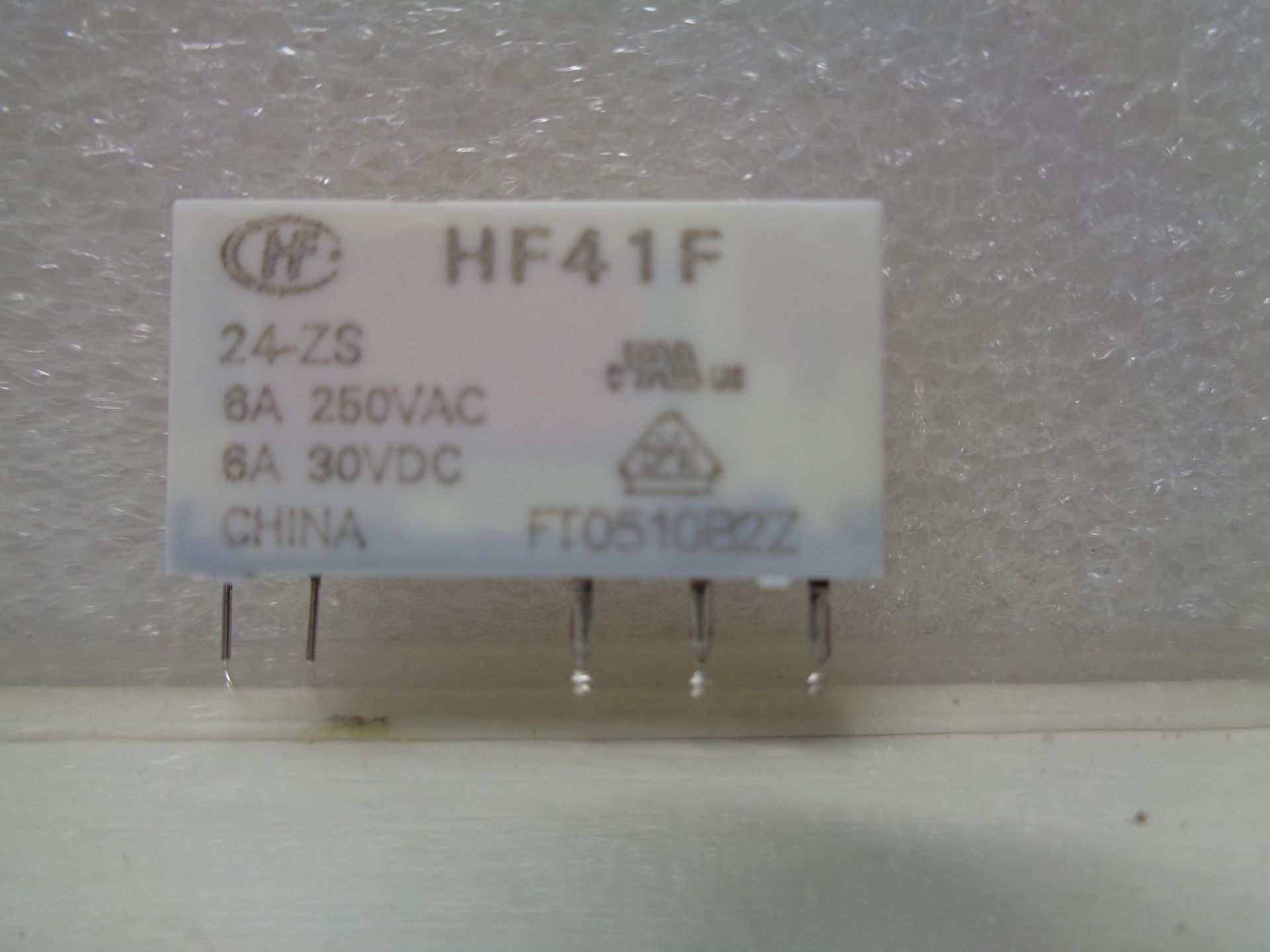 现货HF41F-005-012-024-ZS-HS宏发超薄继电器41F-1Z-C2-1 C4 C10-阿里巴巴