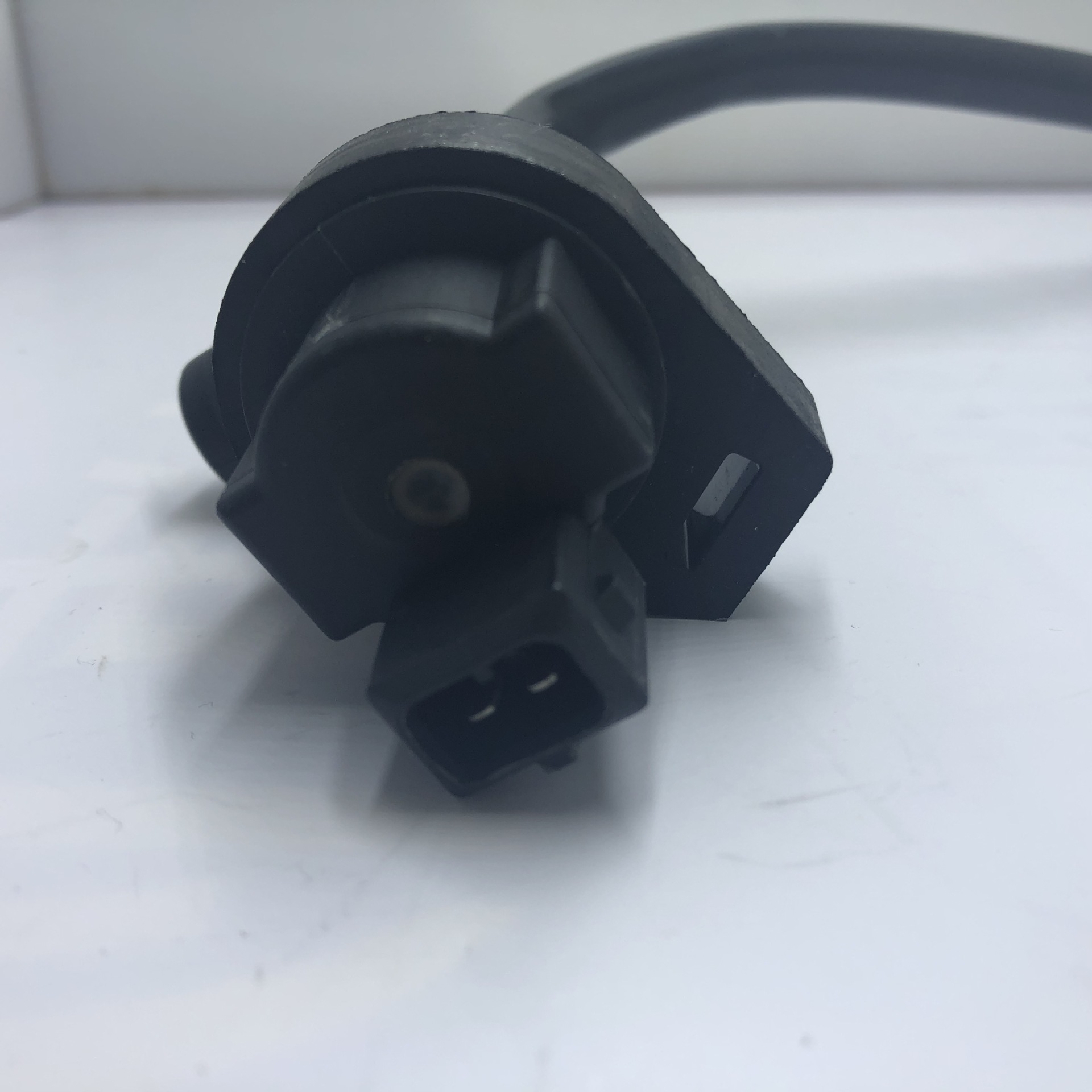 燃油箱通气阀 适用于宝马E60E64E63E66E53 13907506739-阿里巴巴