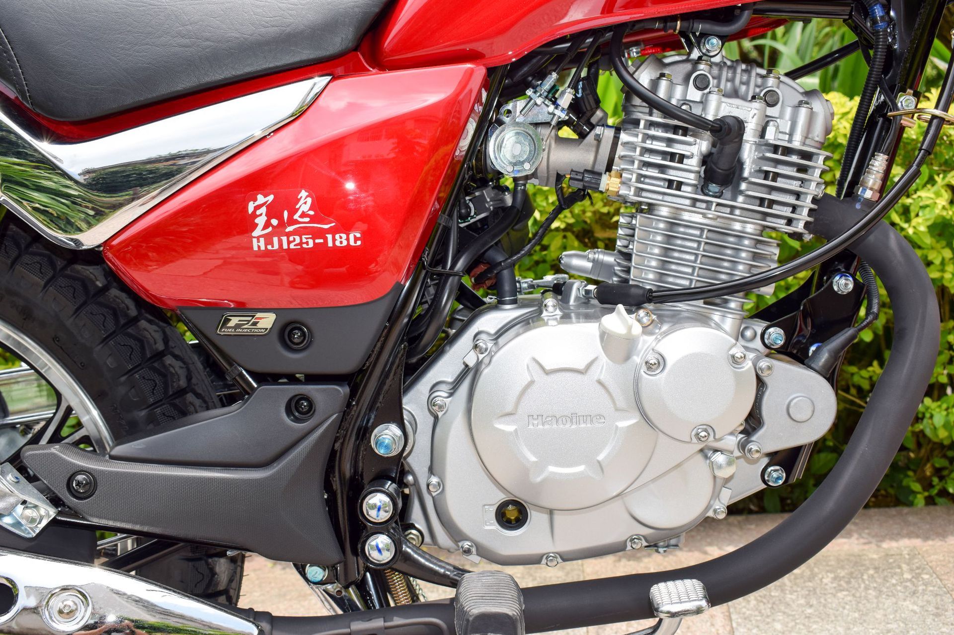 供应国四电喷大长江豪爵牌宝逸HJ125-18C男装跨骑太子款式摩托车-阿里巴巴