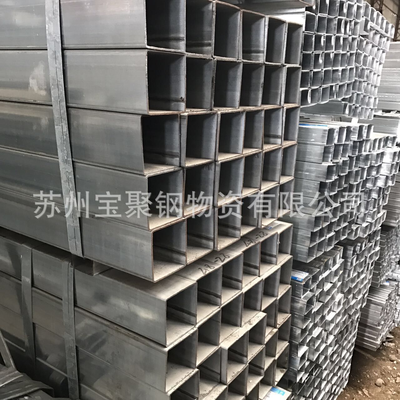 现货Q235B矩形钢管50*100*5薄壁方管 镀锌方管 幕墙挂件方通-阿里巴巴