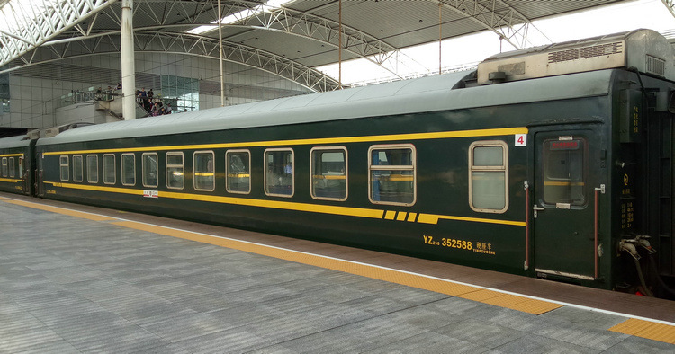 奋发仿真火车模型玩具中国系列YZ25G绿皮车客车厢敞车棚车小火车-阿里巴巴