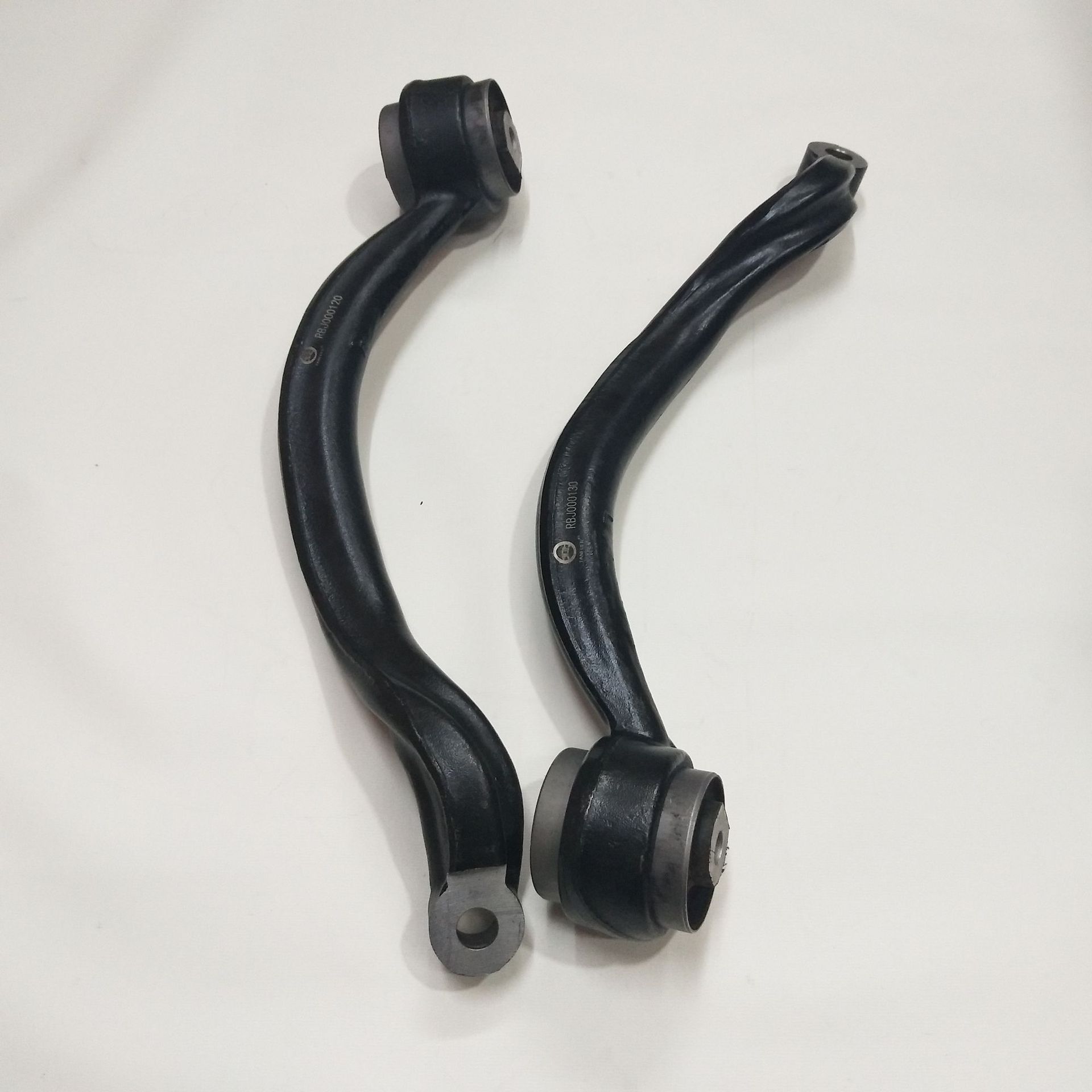 适用于路虎揽胜控制臂 右前下摆臂 平衡杆 现货批发 RBJ000120-阿里巴巴