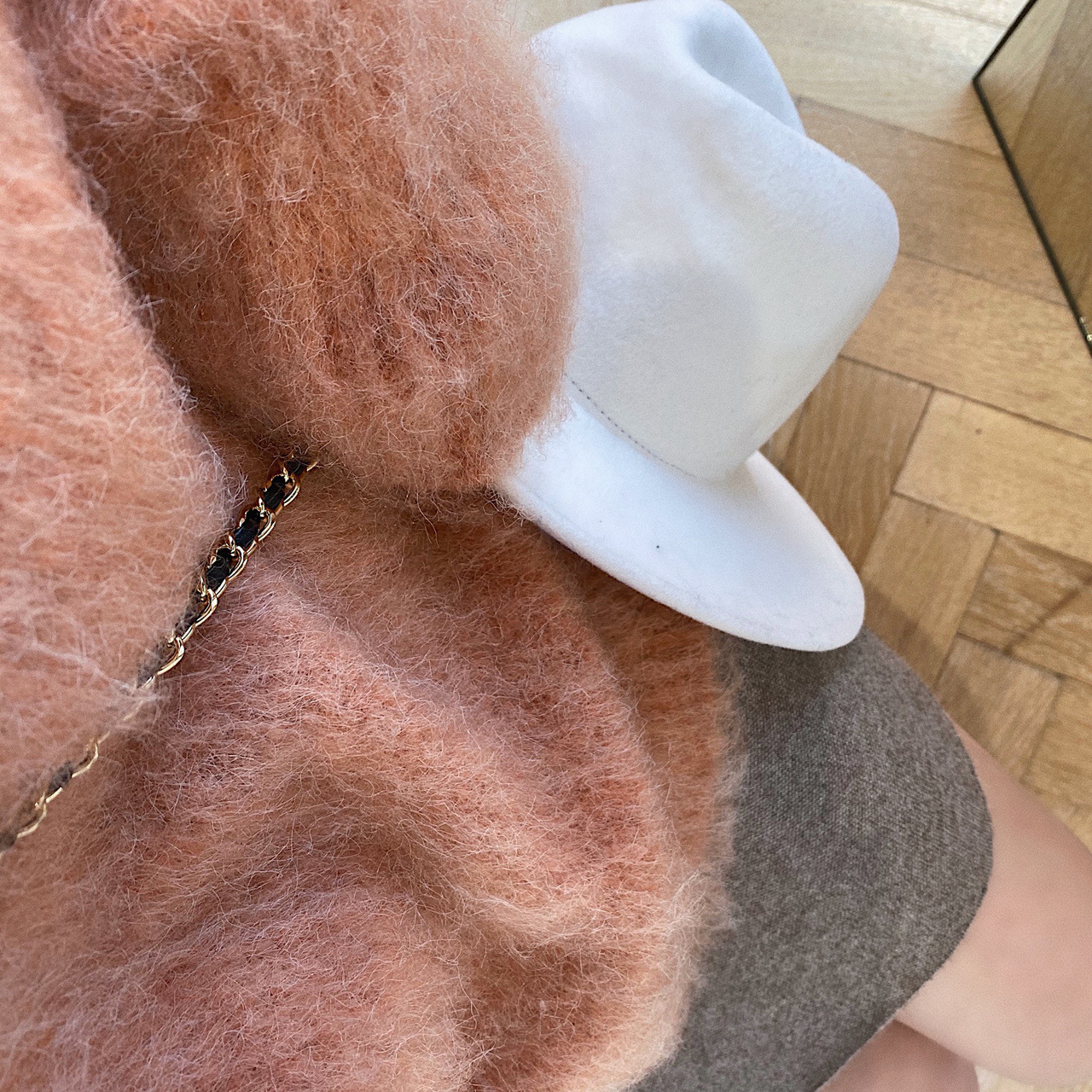 T4537橘粉色复古马海毛毛衣女v领2023秋冬软糯慵懒风拉毛针织上衣-阿里巴巴