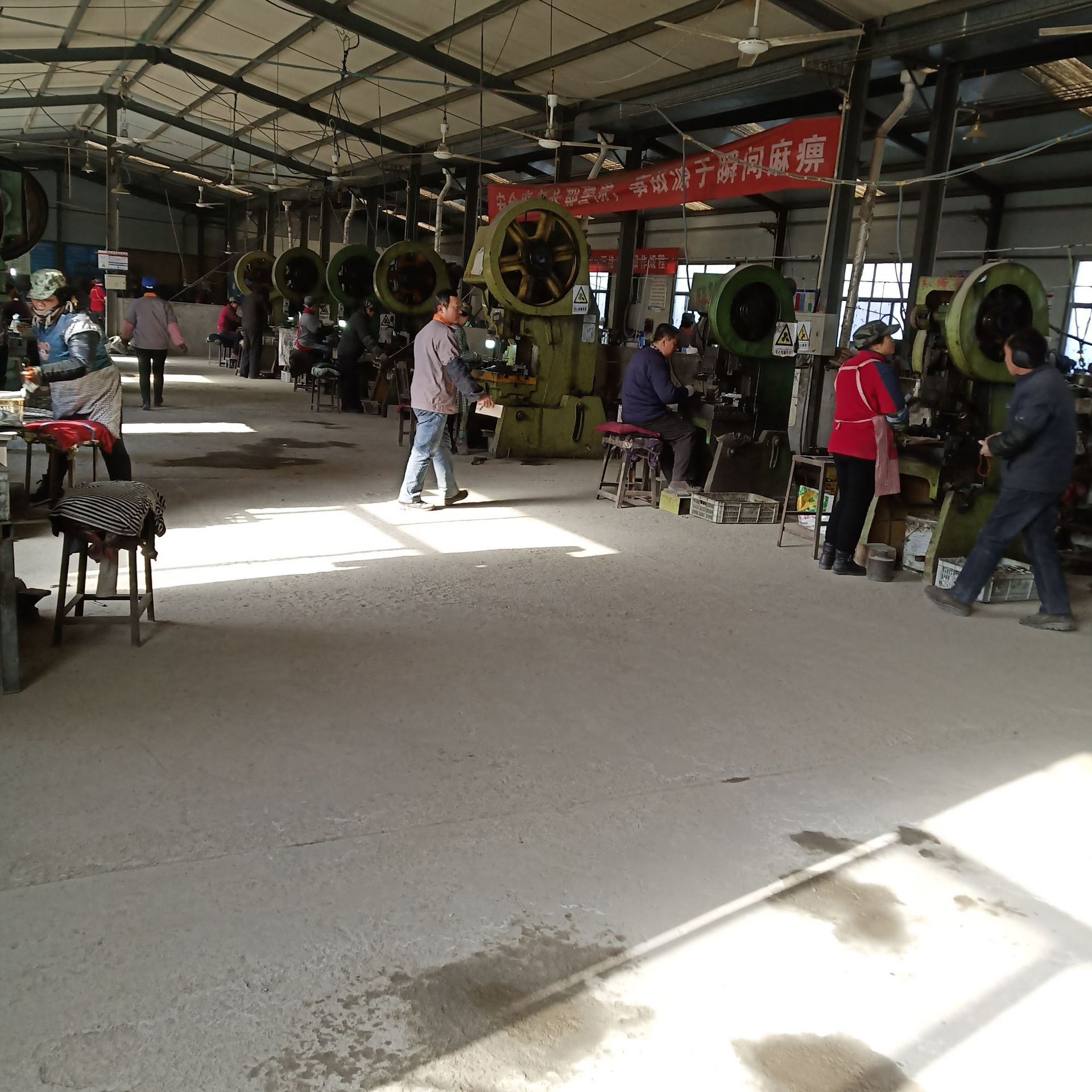 厂家直销 不锈钢平面抱紧快速接头 钢丝绳接线器楼梯护栏配件-阿里巴巴