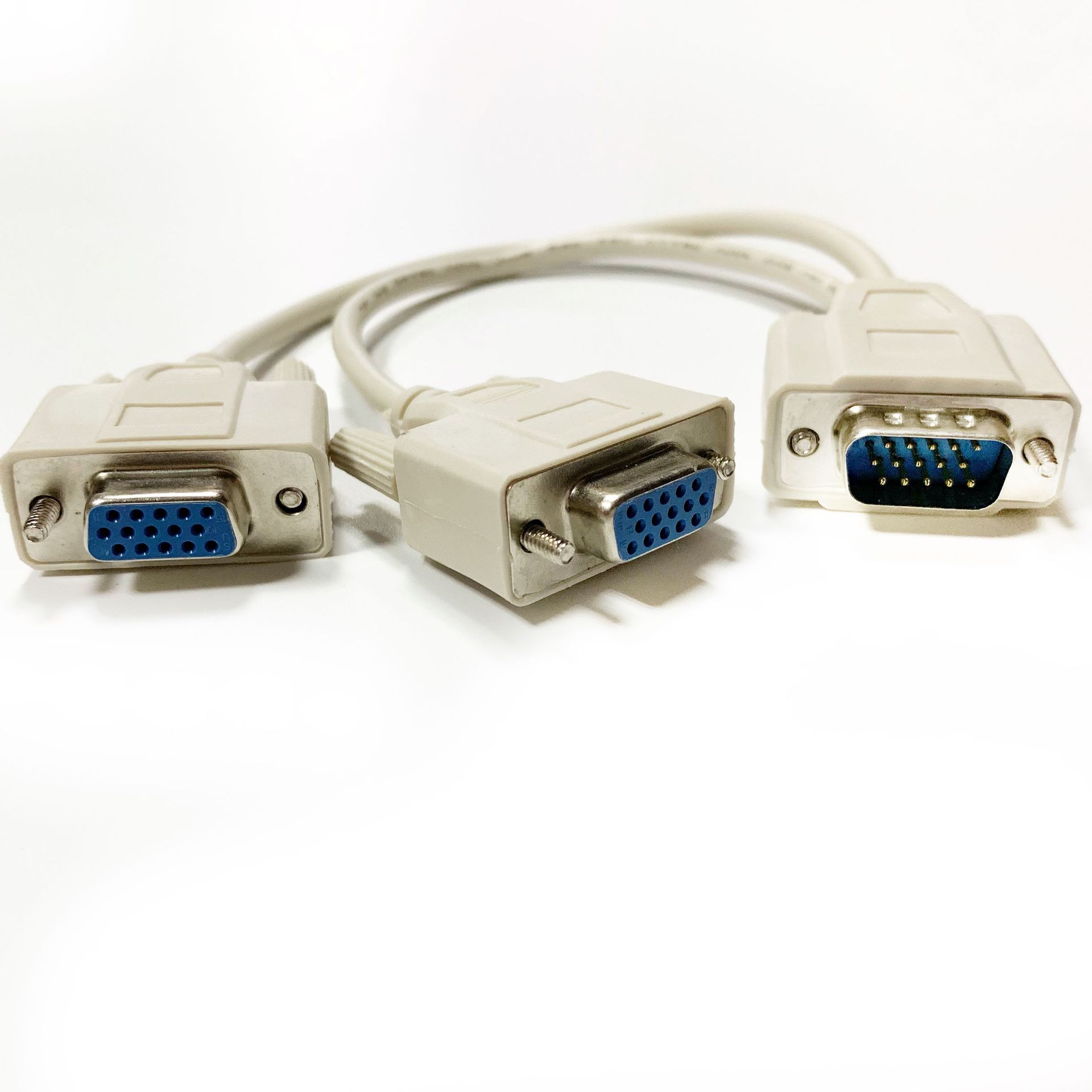 VGA1分2 VGA分频线VGA一拖二 vga一分二 一分二显示器线 厂家批发-阿里巴巴